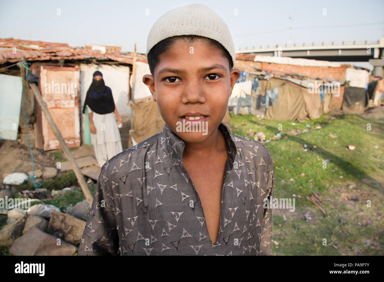 Bhopal slum hi-res stock photography and images - Alamy