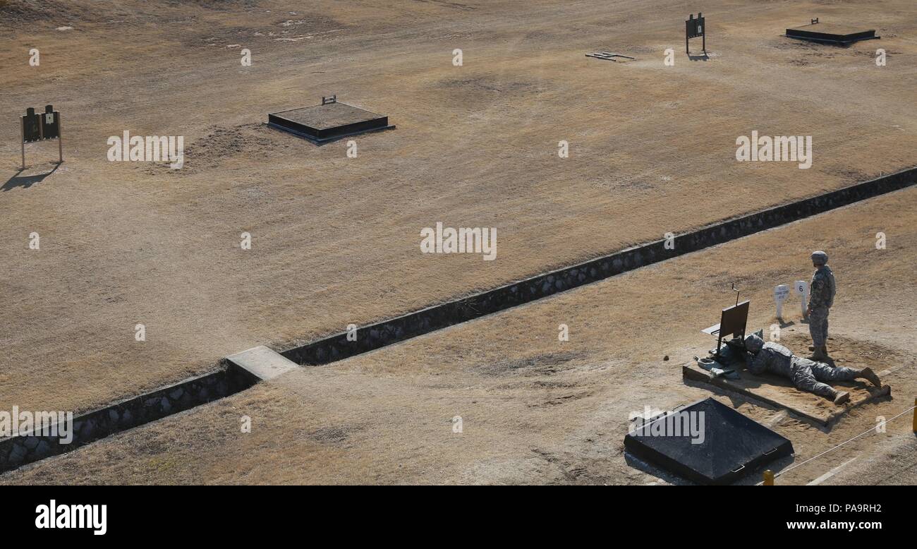 Soldiers from Company B, 2nd Battalion, 3rd Infantry Regiment, 1-2 ...