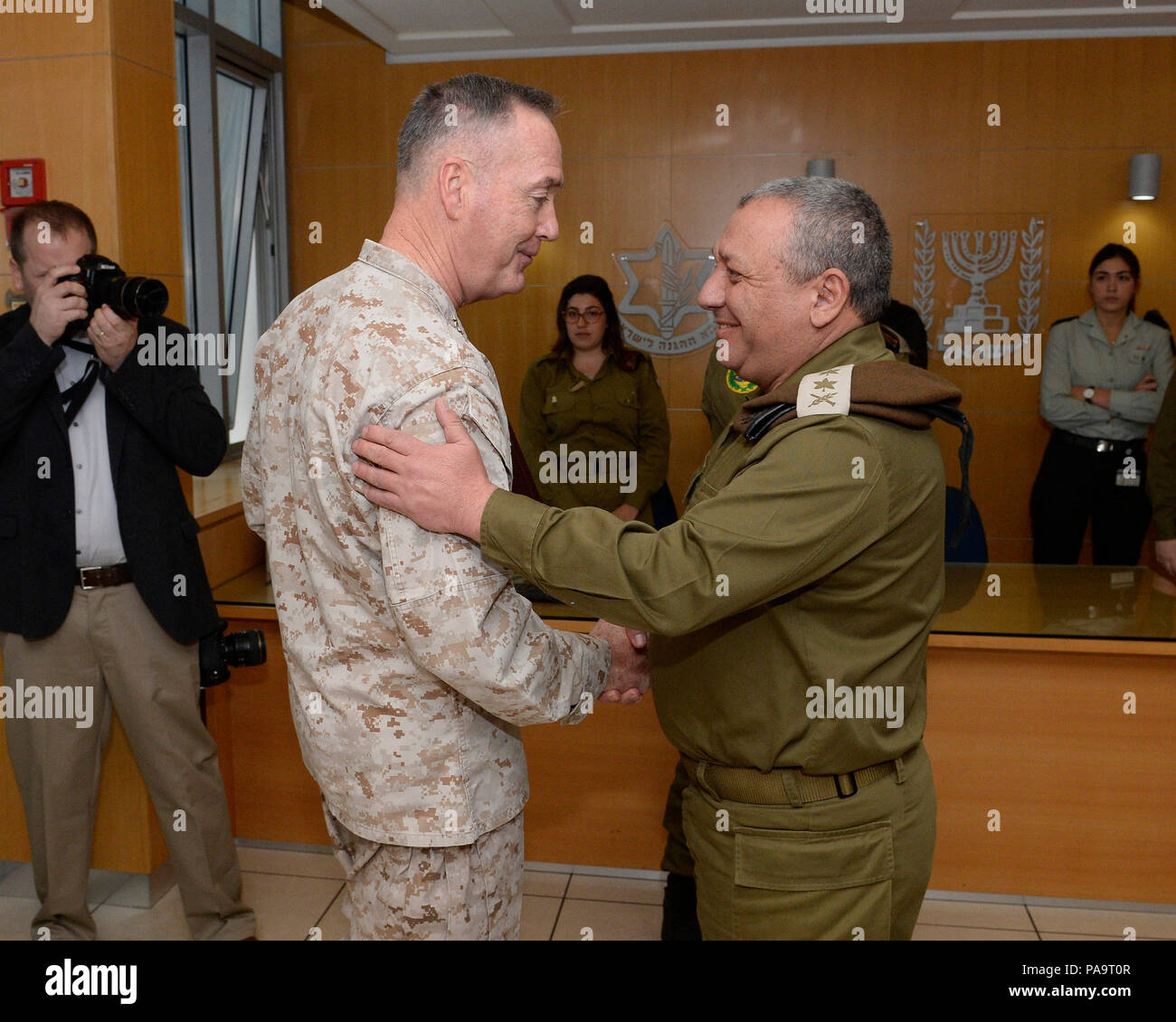 Chairman of the Joint Chiefs of Staff, Gen. Joseph Dunford Jr., meets ...