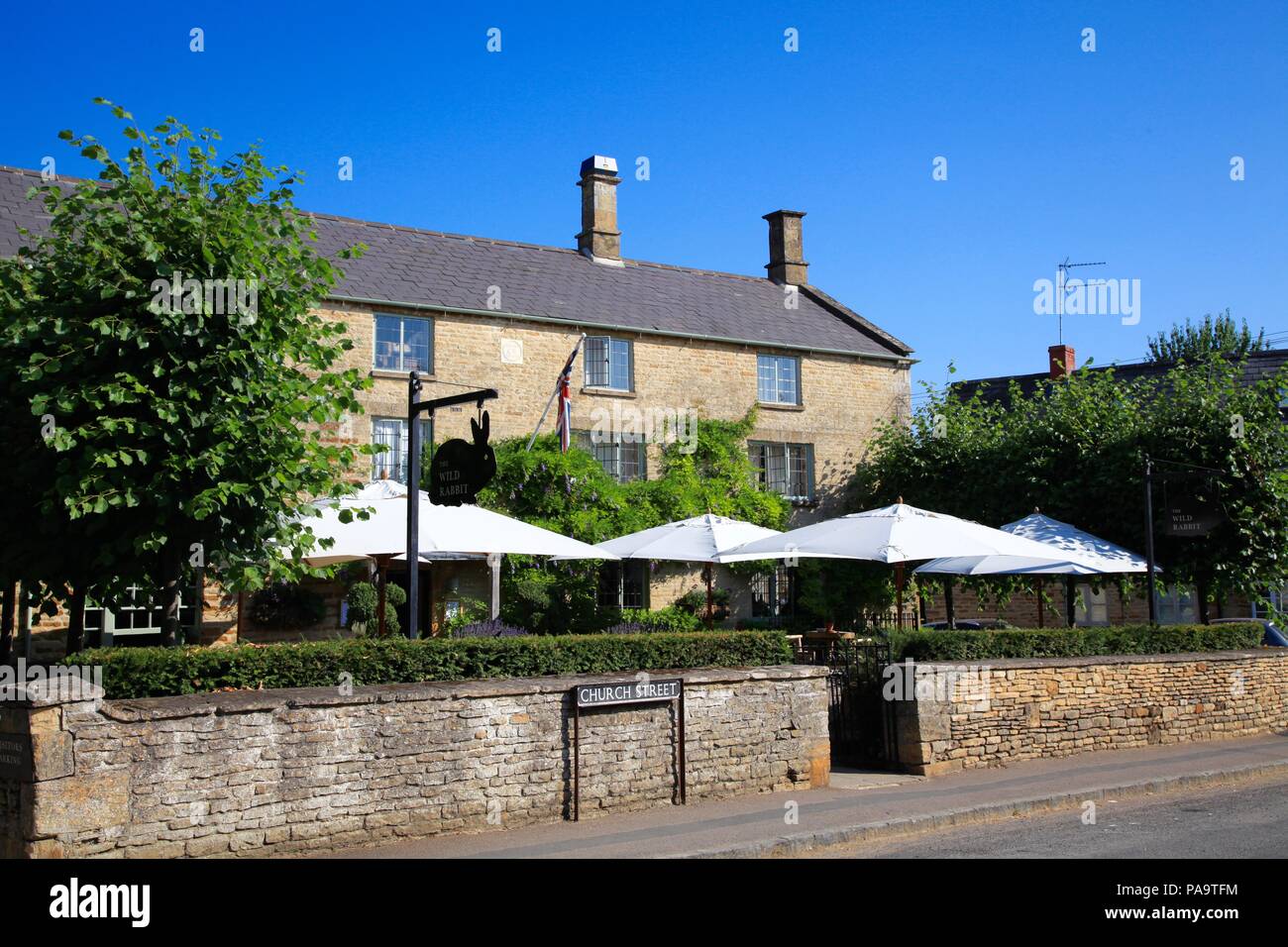 Kingham village cotswolds hi-res stock photography and images - Alamy