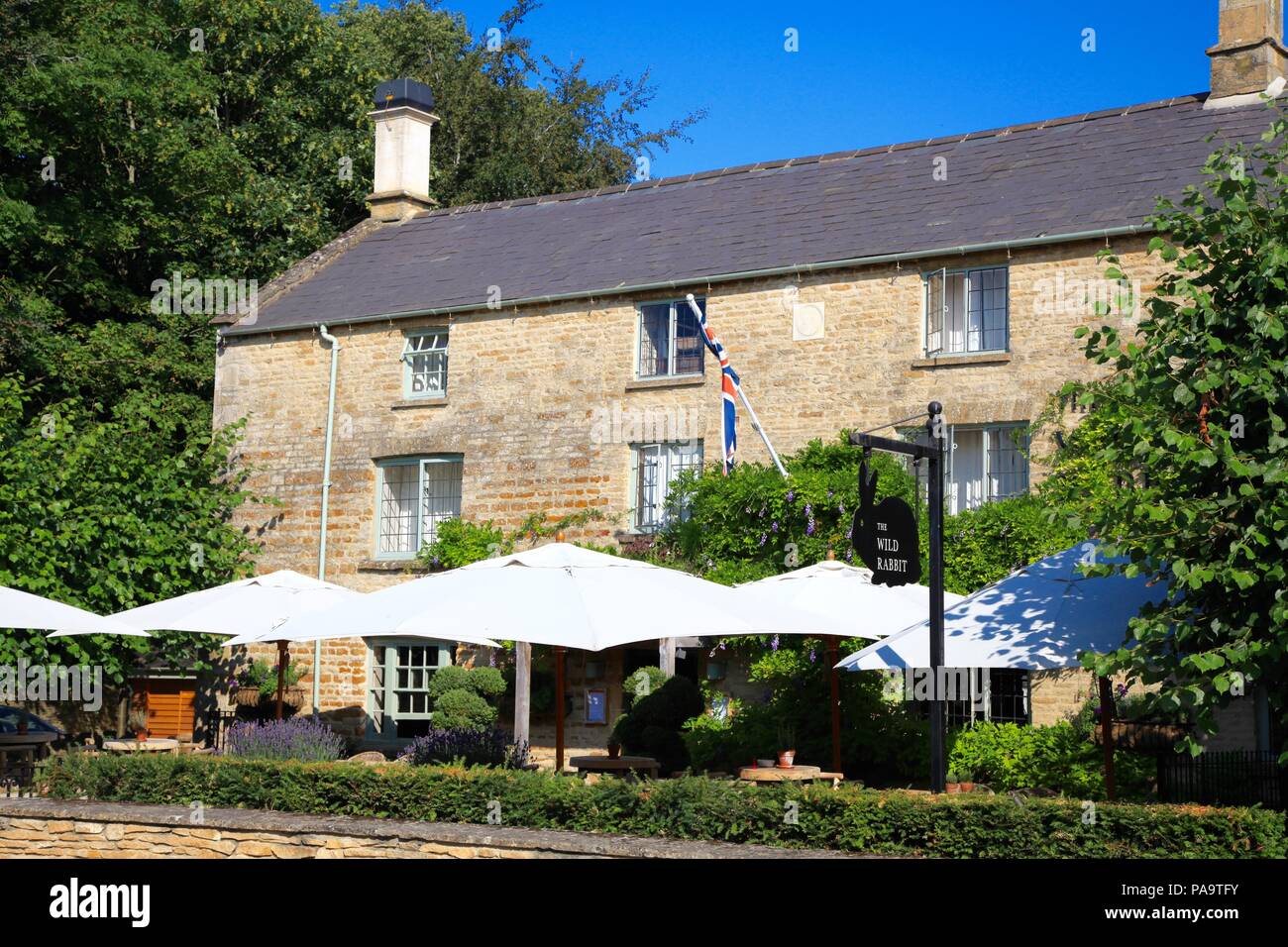 Kingham oxfordshire village hi-res stock photography and images - Alamy