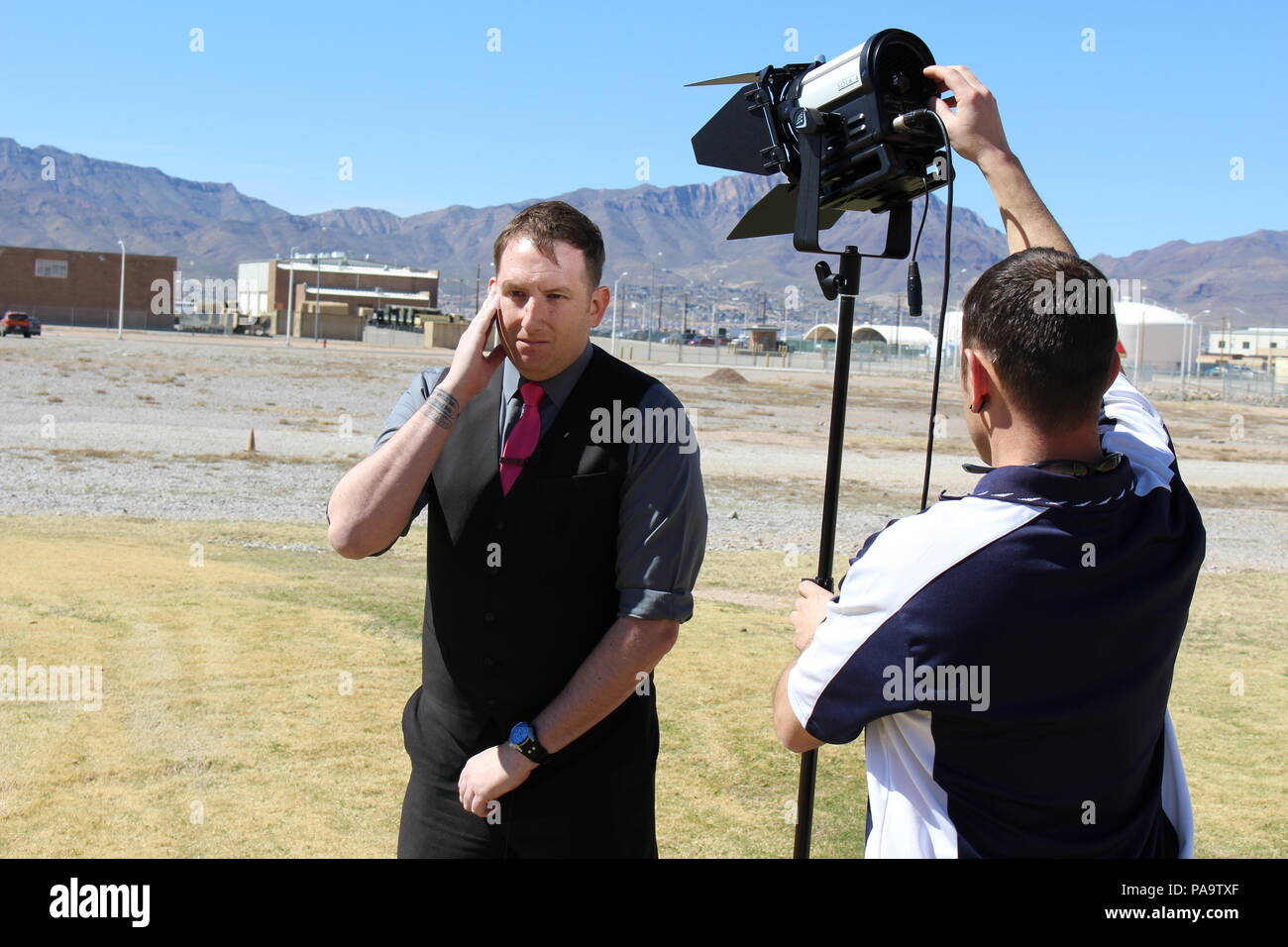 Radio reporter field hi-res stock photography and images - Alamy
