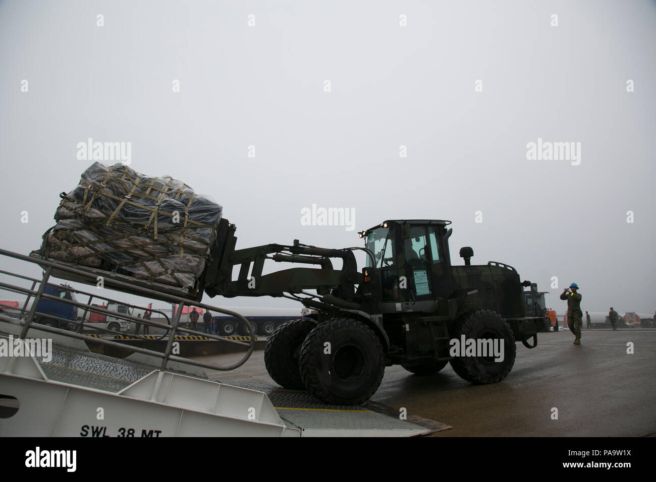 U.S. Marines with the Combat Logistics Detachment 39, 9th Engineer ...