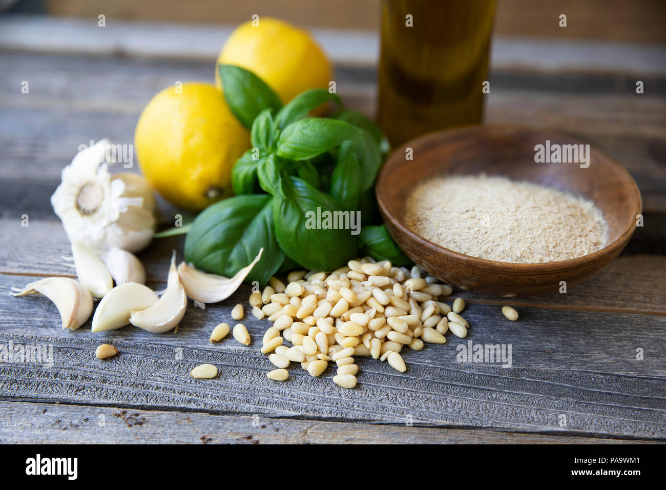 Basil, pine nuts, garlic, lemon, oil and nutritional yeast: ingredients ...