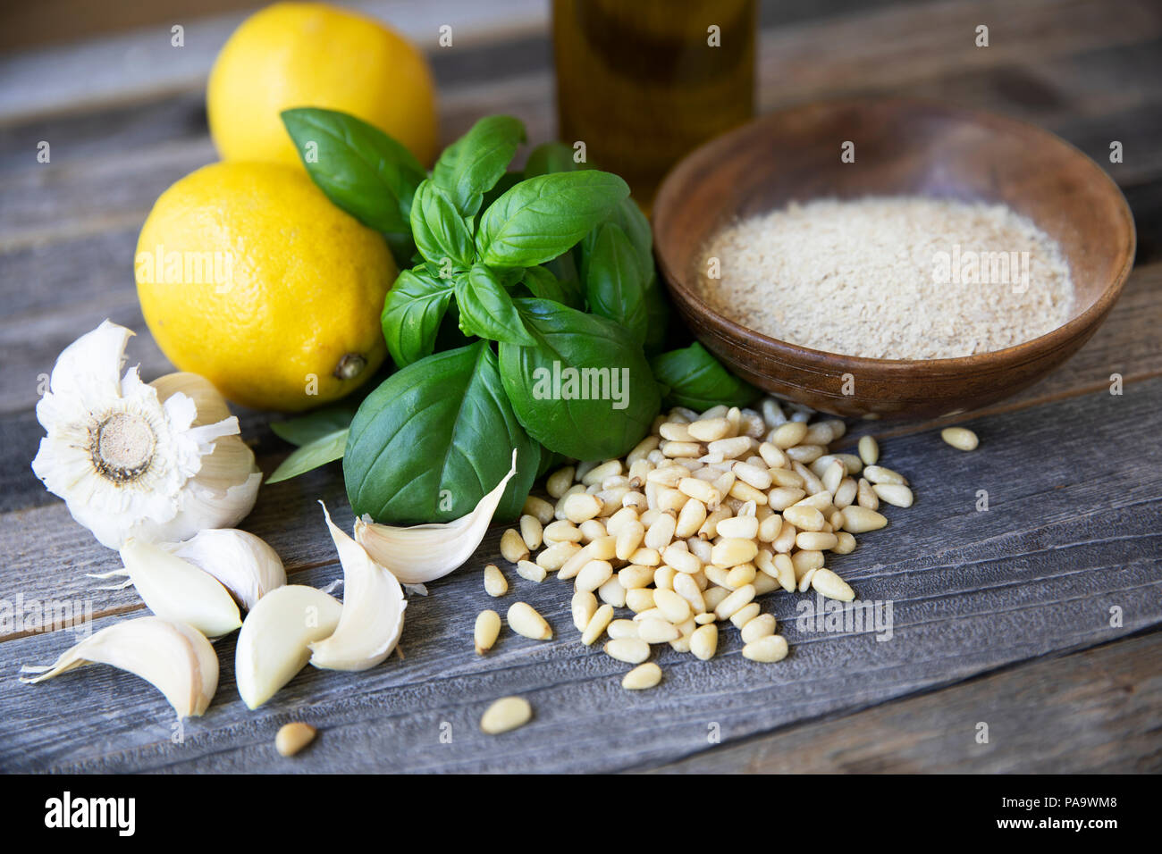 Basil, pine nuts, garlic, lemon, oil and nutritional yeast: ingredients ...