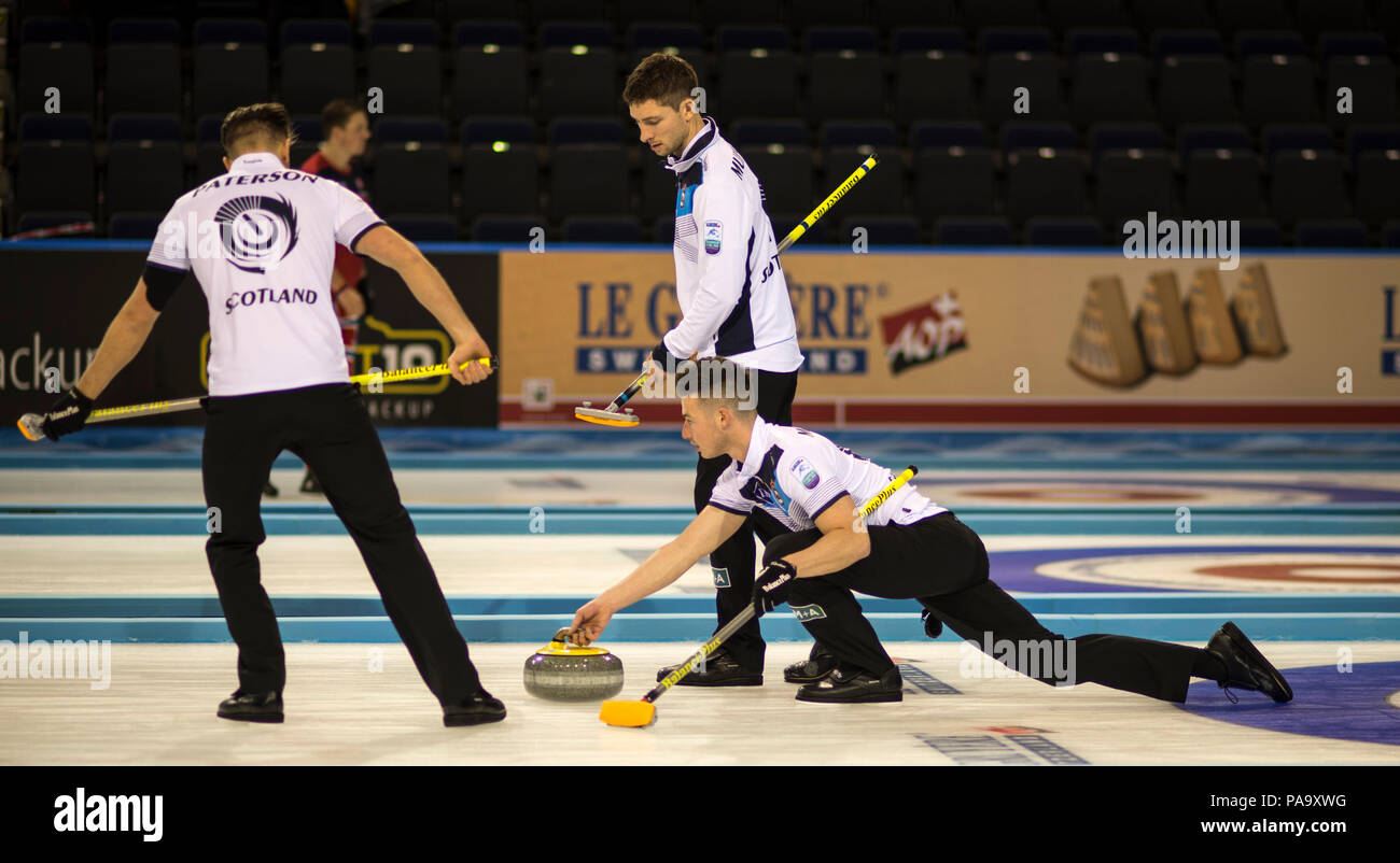 Approaching the hog line hi-res stock photography and images - Alamy