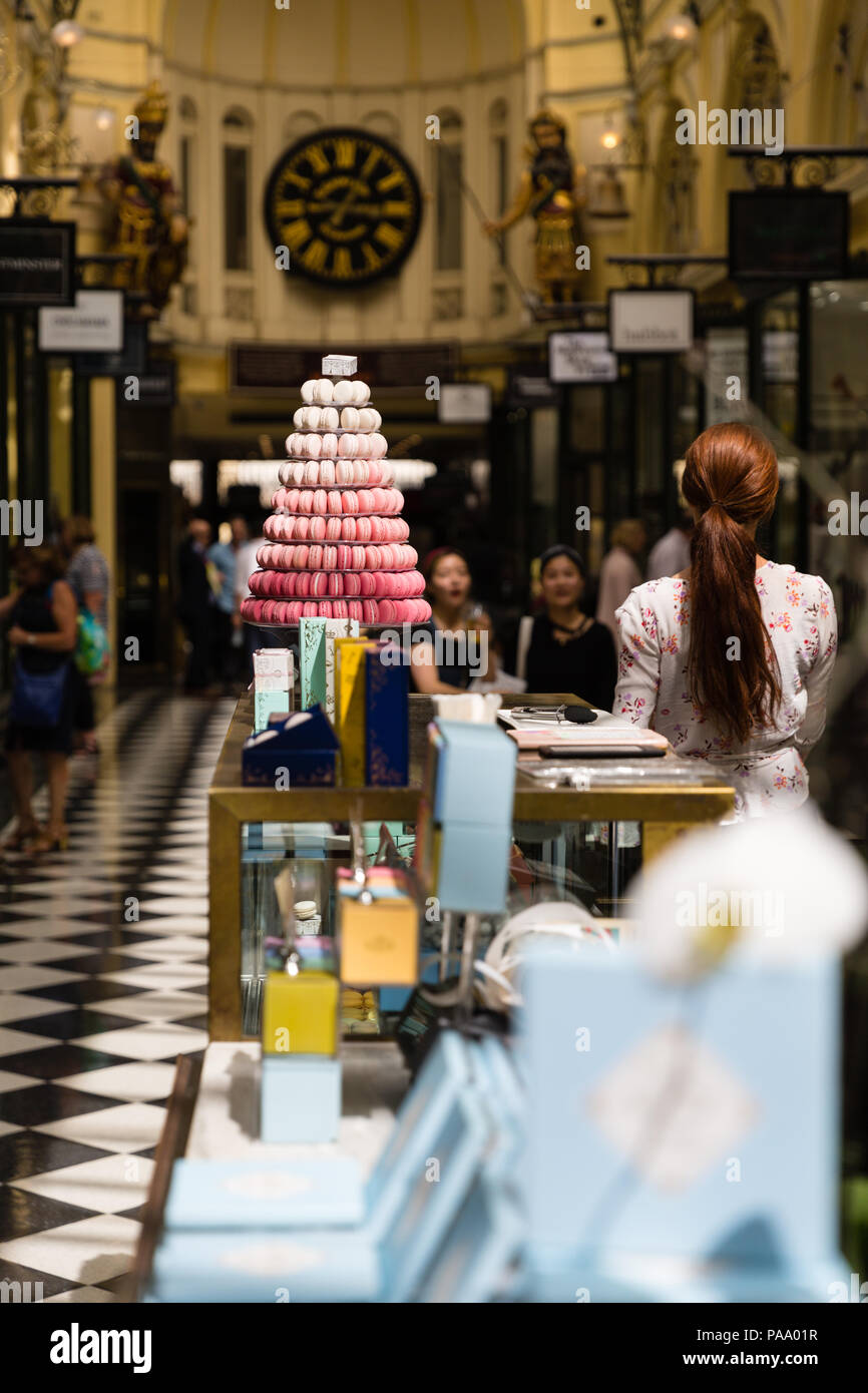 Sale of macaroons hi-res stock photography and images - Alamy