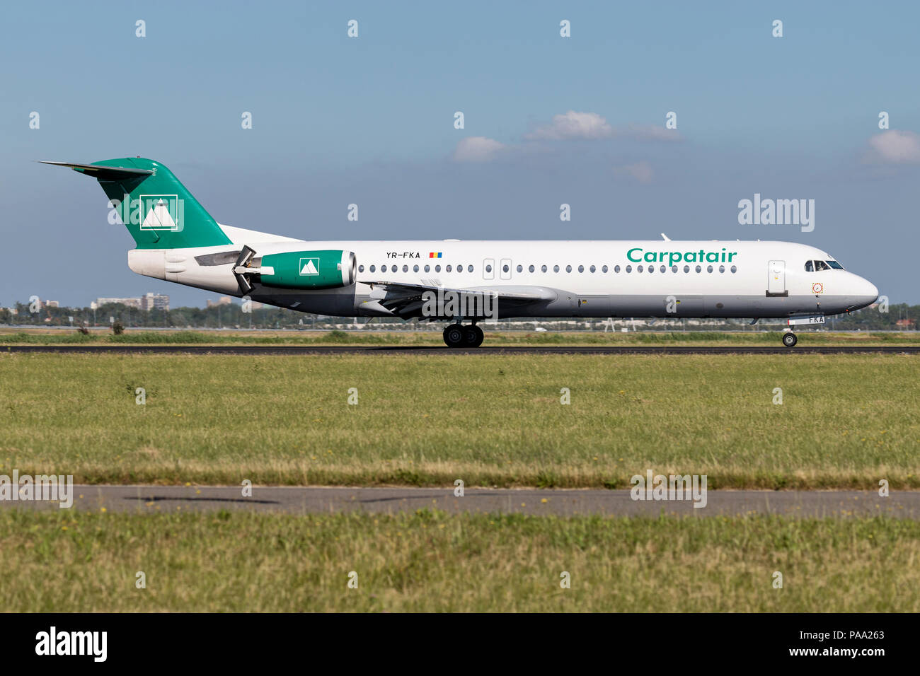 Fokker f100 hi-res stock photography and images - Alamy