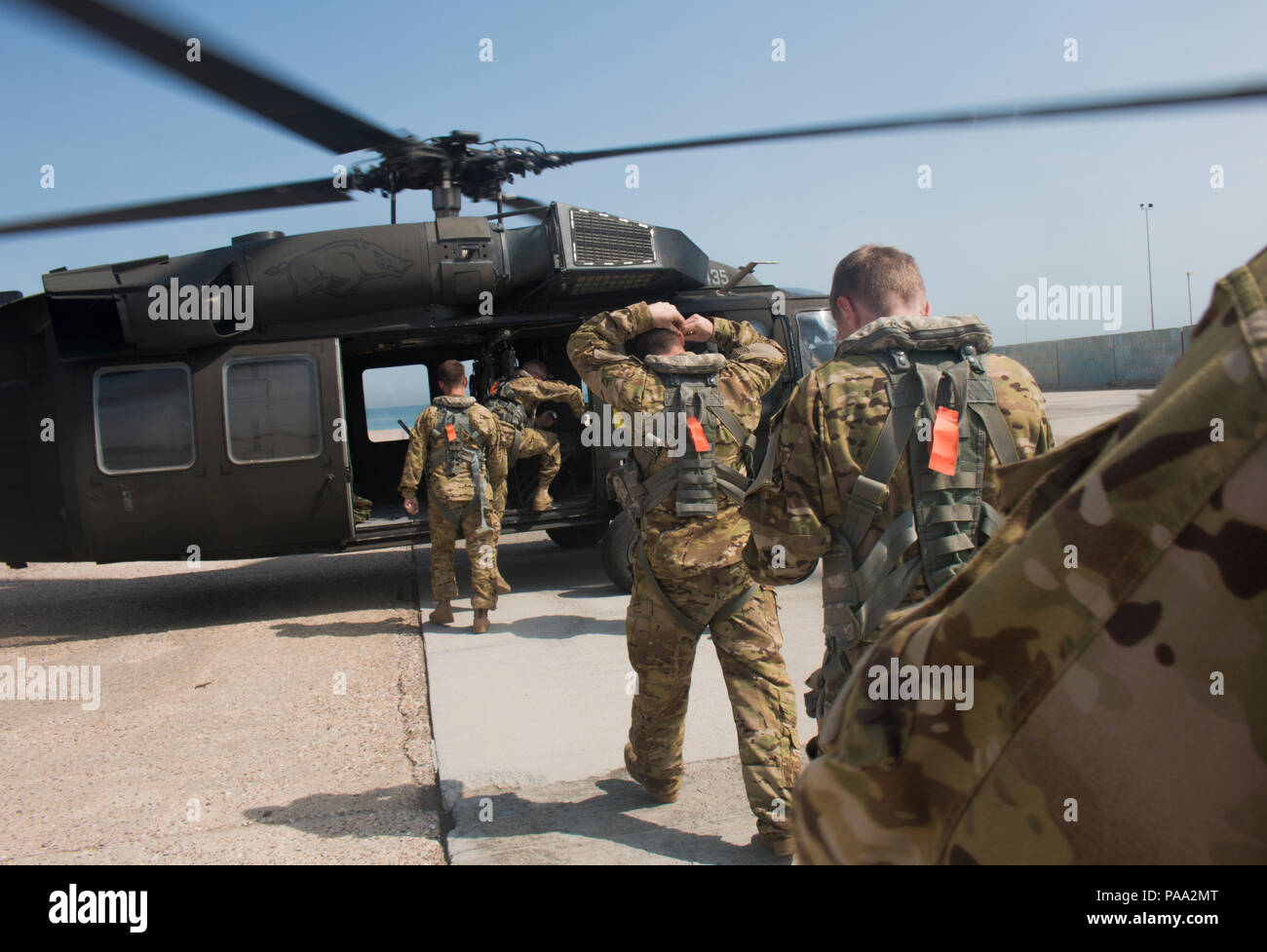 Army National Guard Soldiers from the 40th Combat Aviation Brigade ...