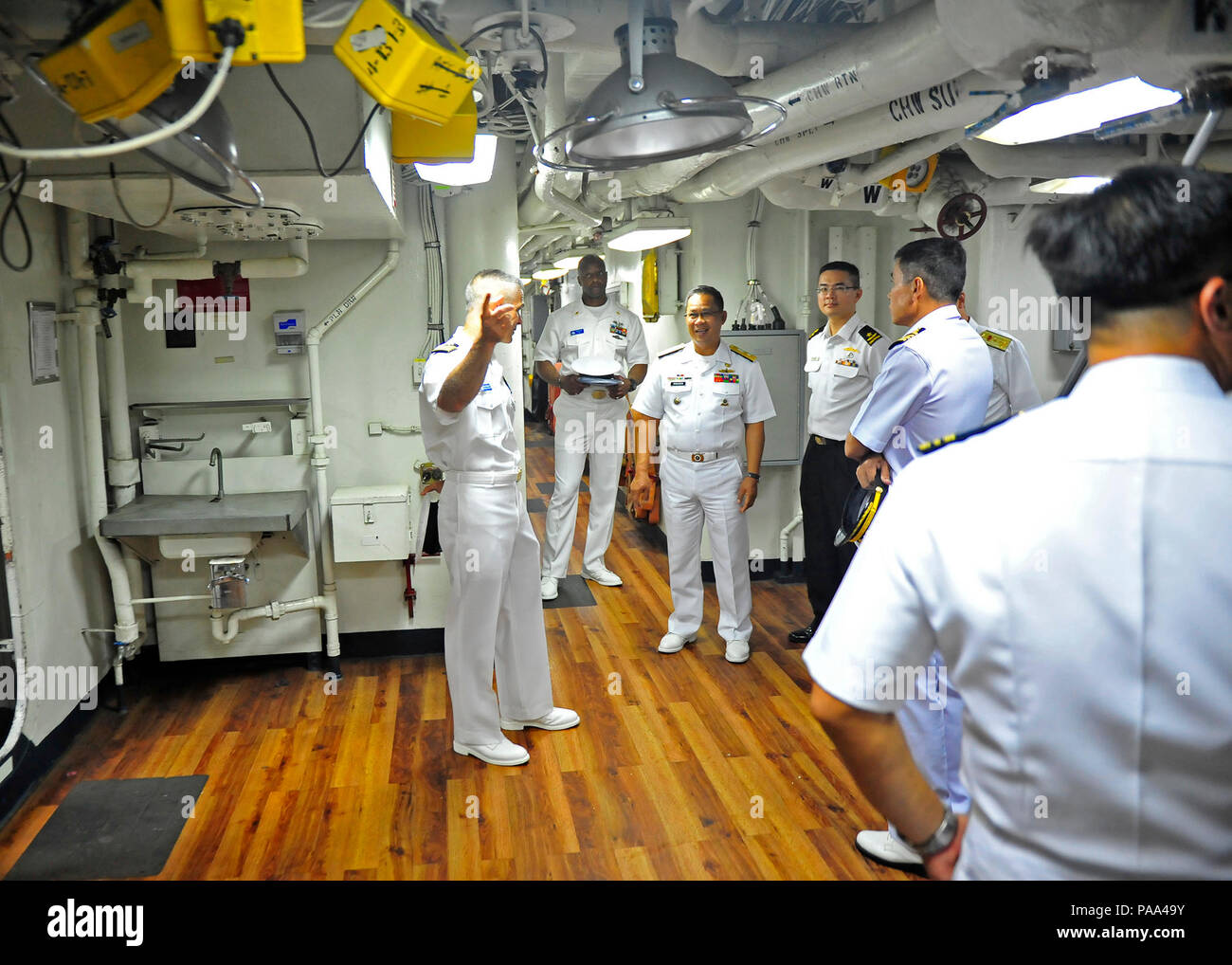 160319-N-TV402-076 SINGAPORE (March 19, 2016) - Commanding Officer of ...