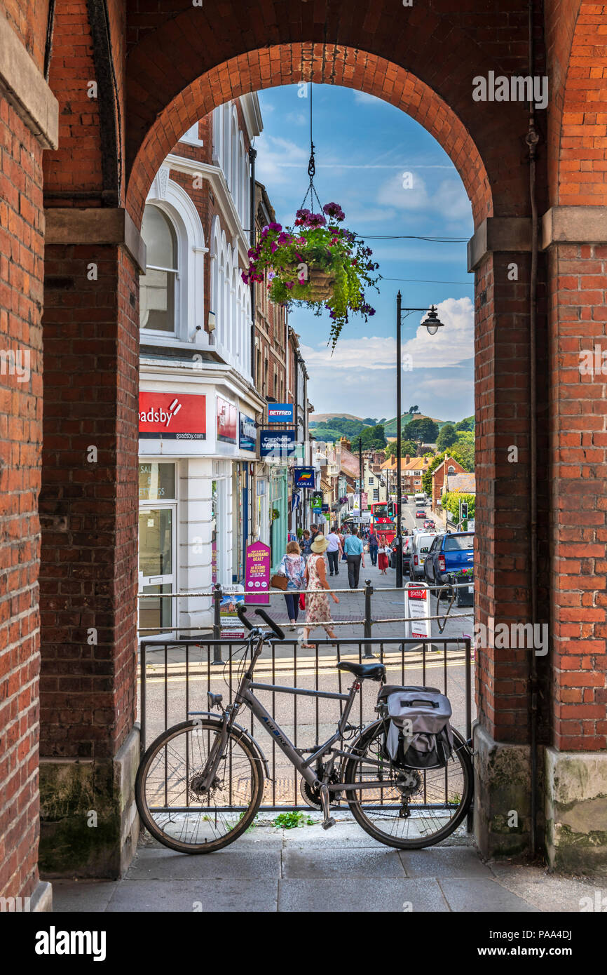 Bridport dorset high street hi-res stock photography and images - Alamy