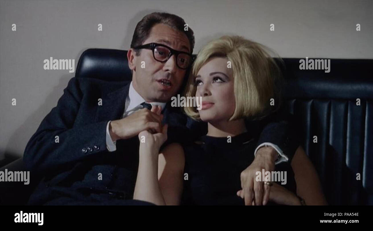 151 La ballata dei mariti - Aroldo Tieri-Margaret Lee Stock Photo - Alamy