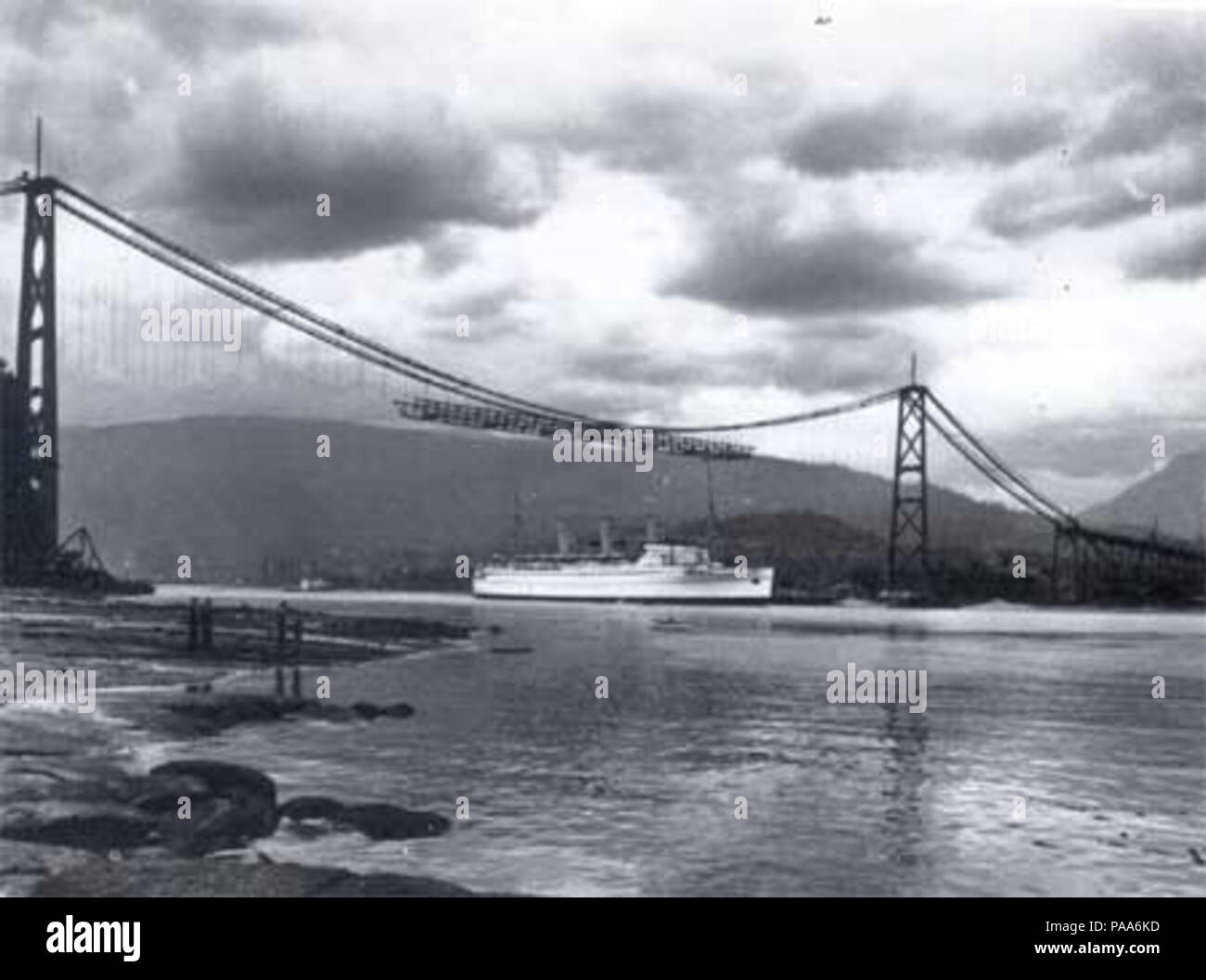 Lions' gate bridge 1938 hi-res stock photography and images - Alamy