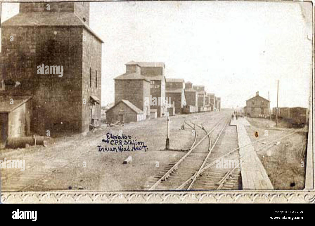 162 Lxx0156 CPR elevators and station Indian Head NWT Stock Photo - Alamy