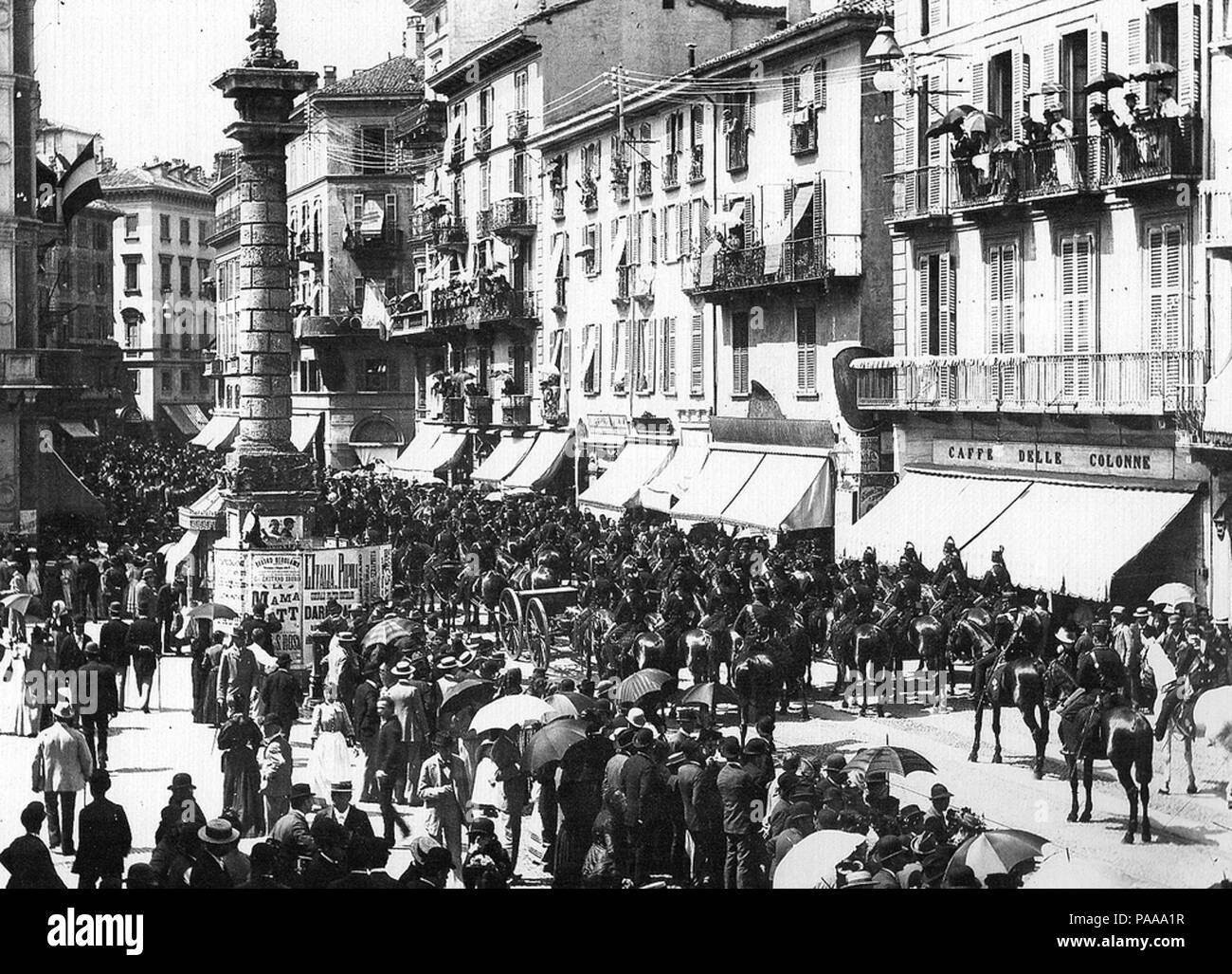 View san babila square hi-res stock photography and images - Alamy