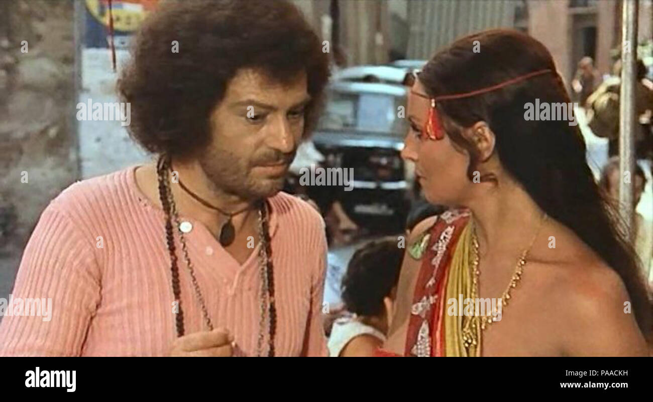 184 Nino Manfredi and Rosanna Schiaffino, Trastevere (1971 Stock Photo ...