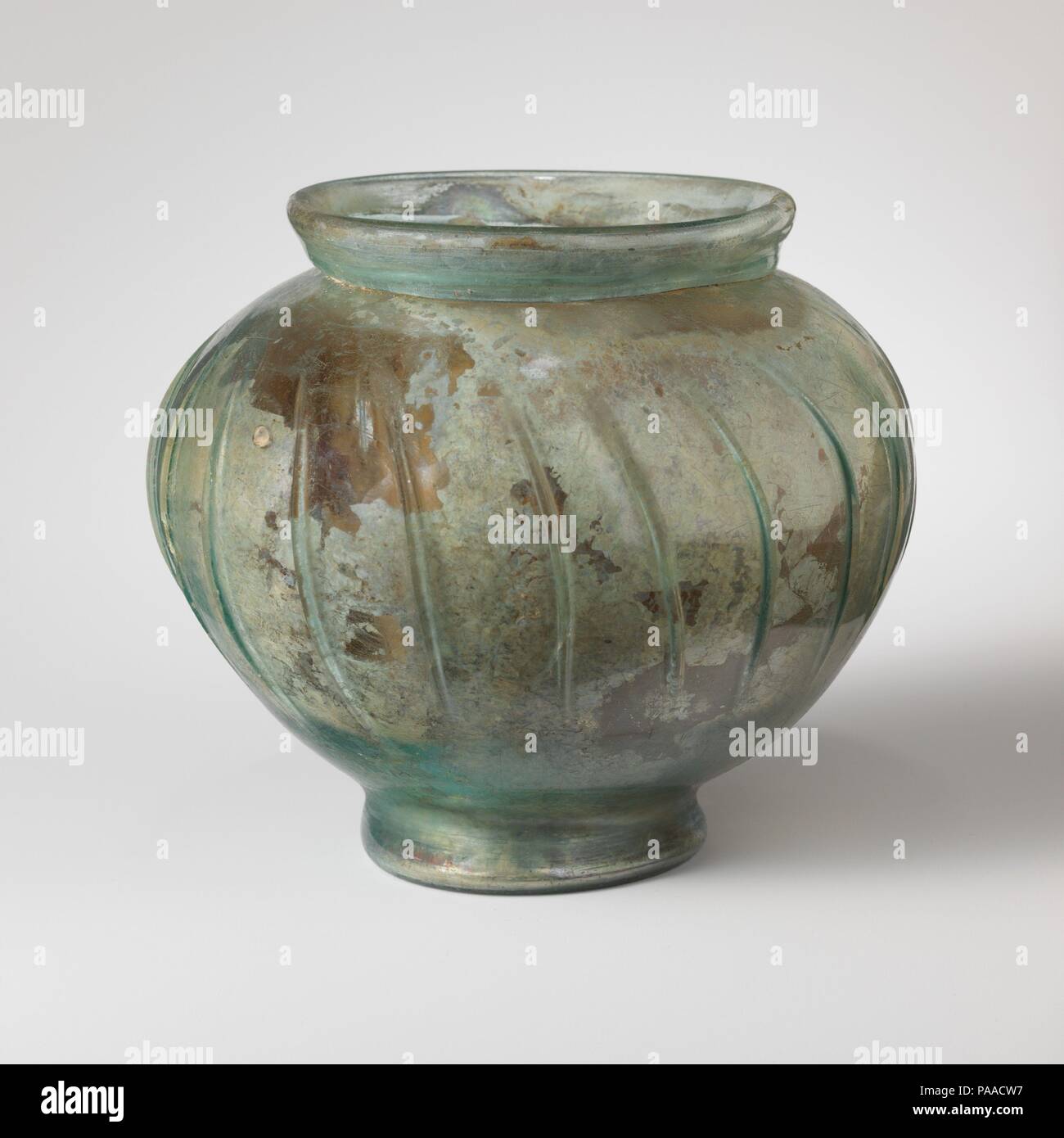 Globular shape hi-res stock photography and images - Alamy