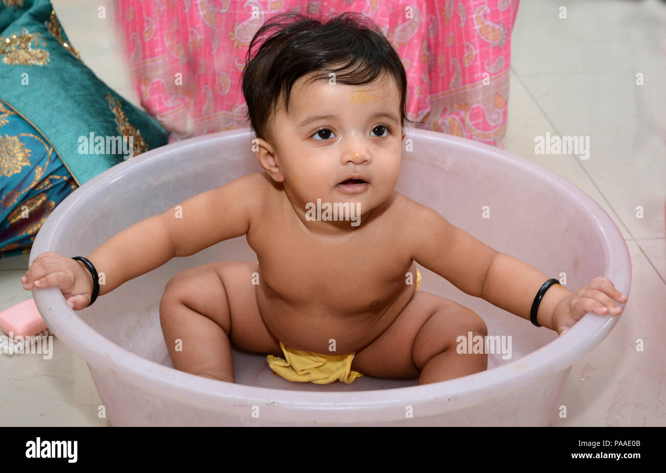 Child birth hi-res stock photography and images - Alamy