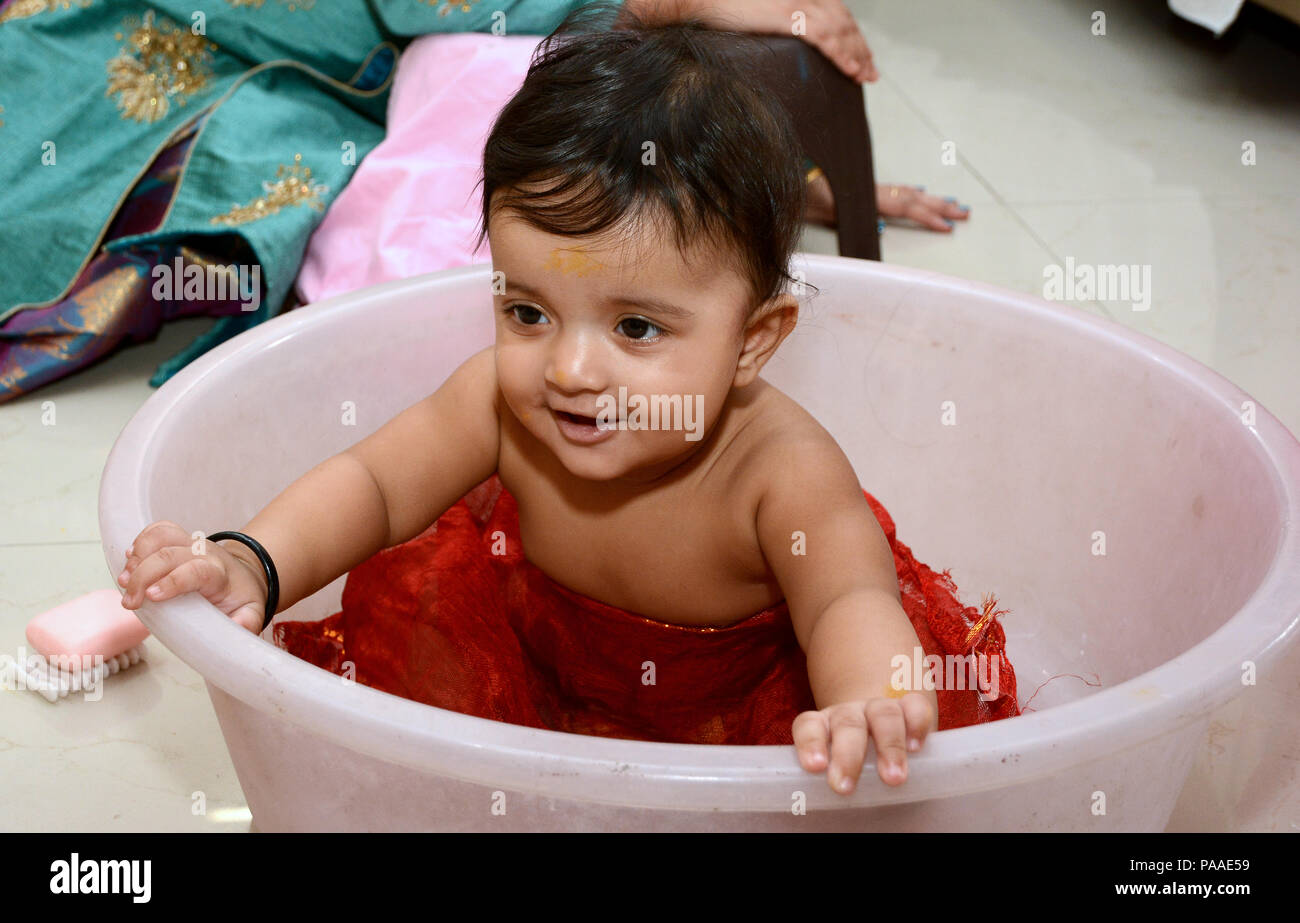Child birth hi-res stock photography and images - Alamy