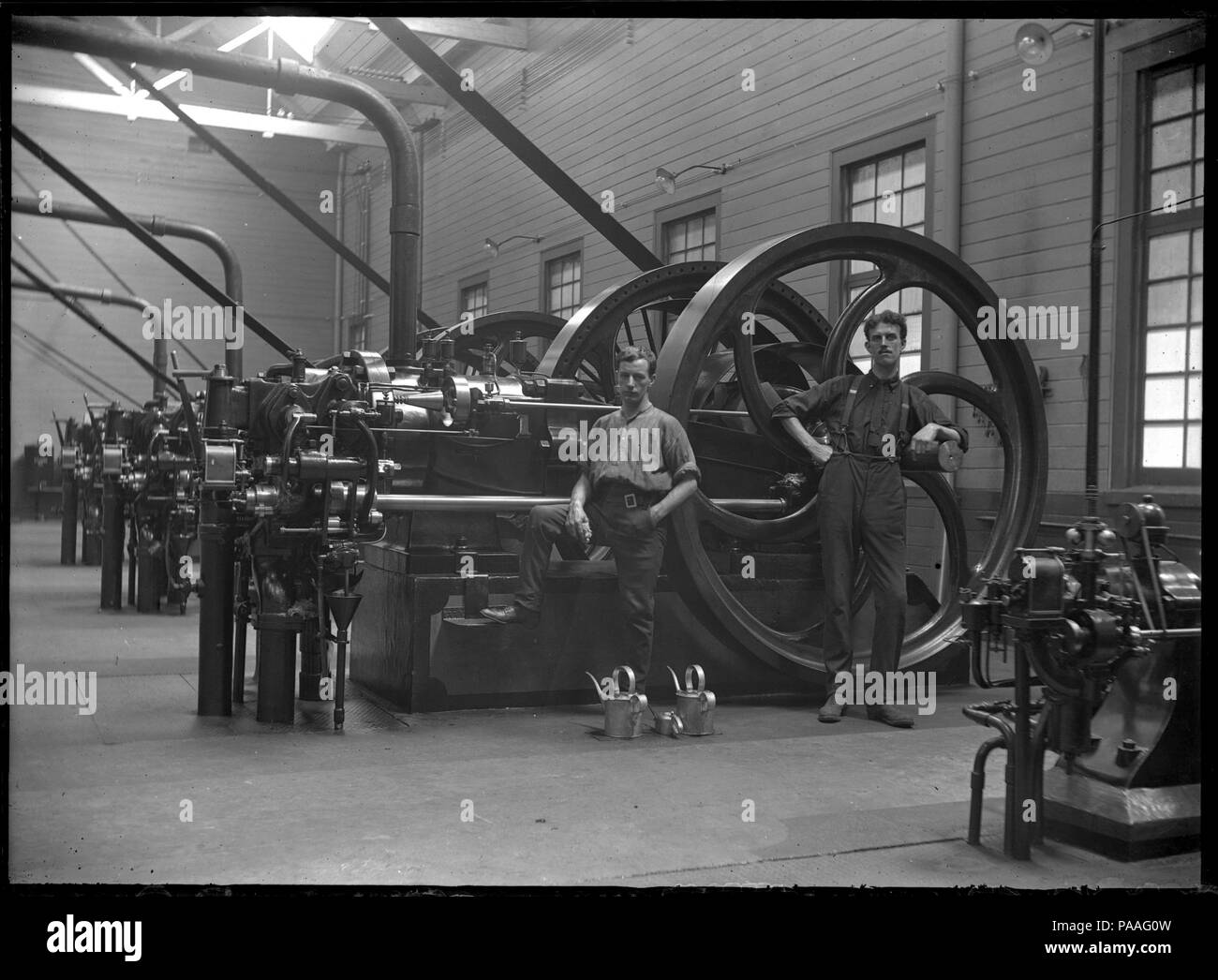 Gas engine workshops hi-res stock photography and images - Alamy