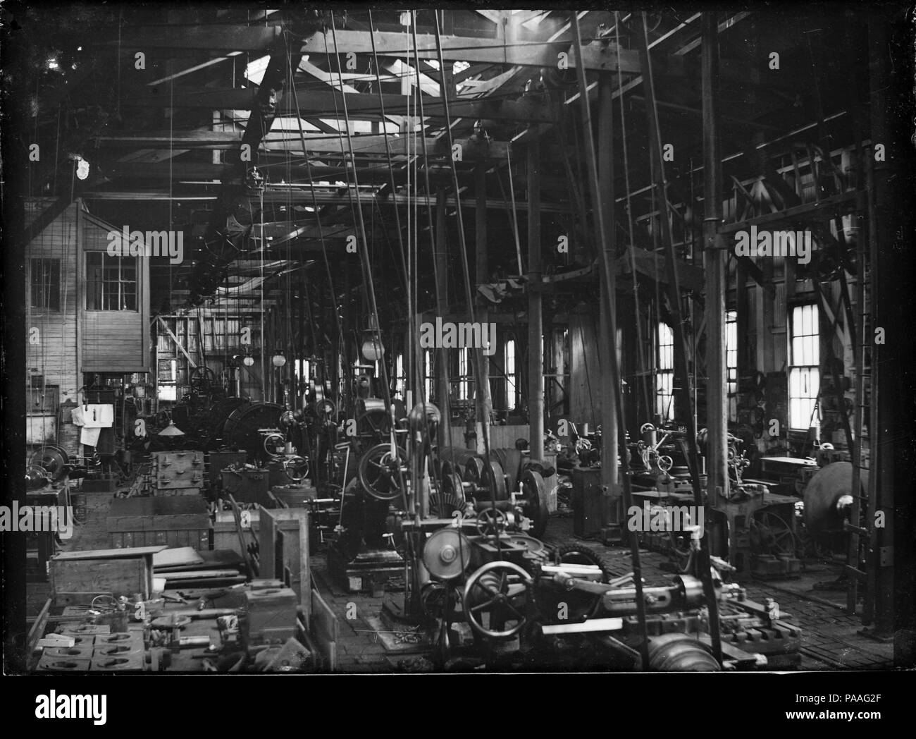 New railroad machine shop hi-res stock photography and images - Alamy