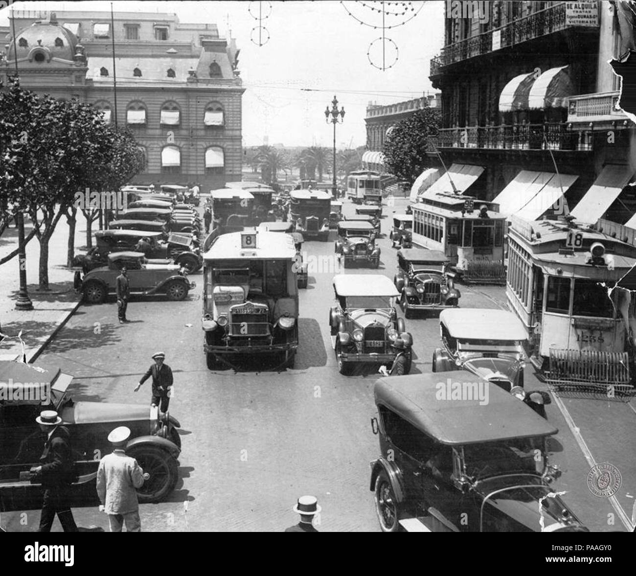201 Plaza de mayo vehicles 1930 Stock Photo - Alamy