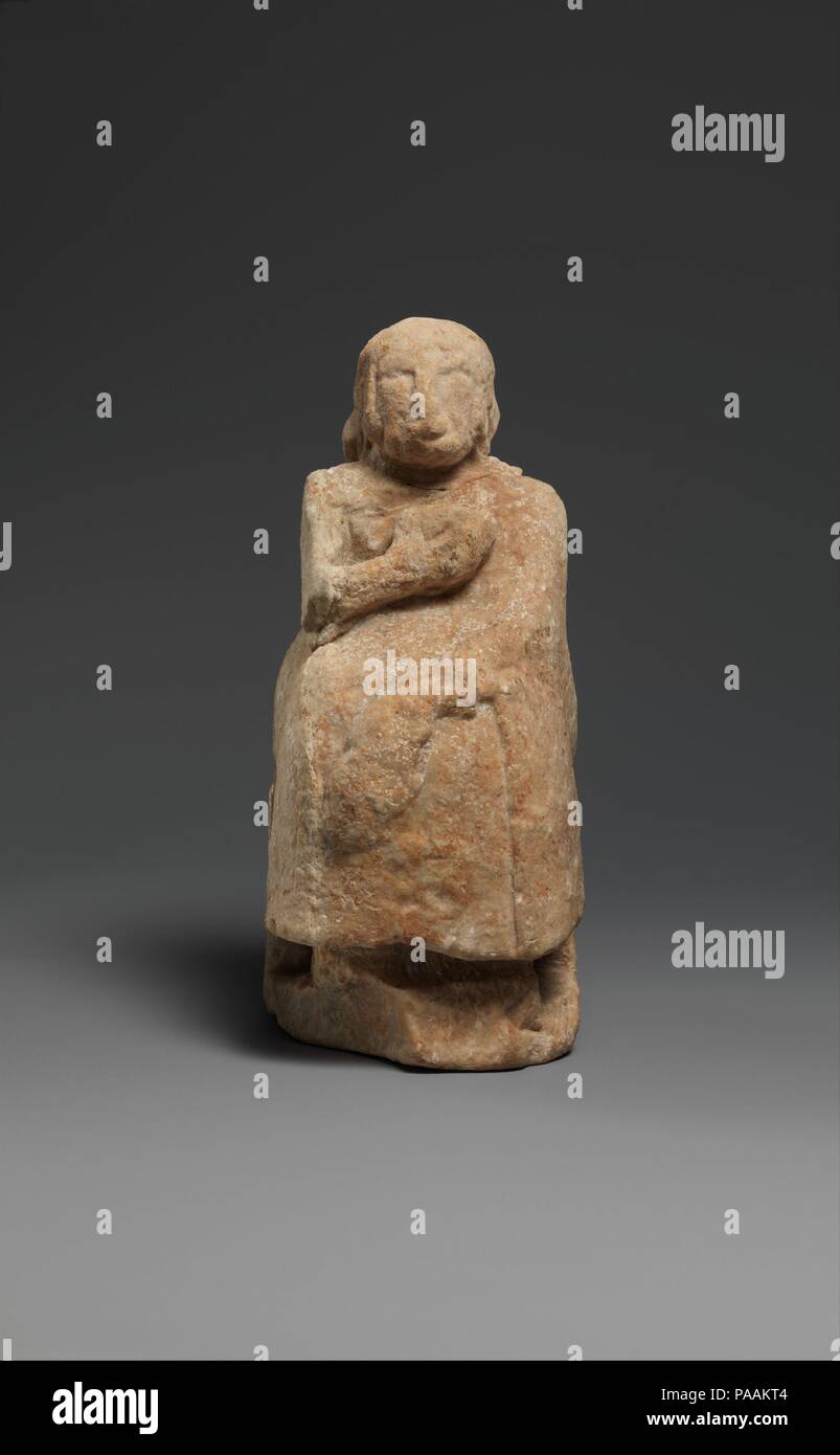 Seated female figure hi-res stock photography and images - Alamy