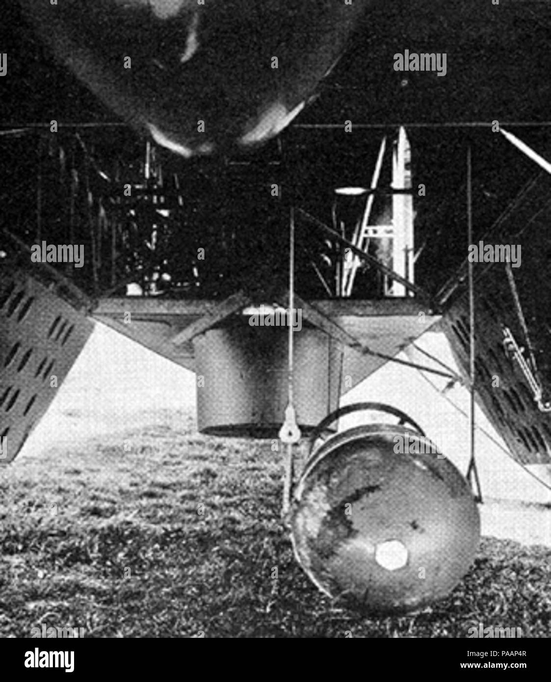 Savoia marchetti sm 79 hi-res stock photography and images - Alamy