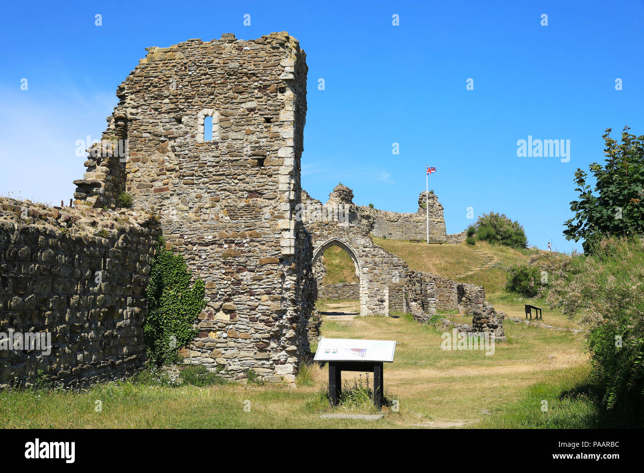 Hastings castle ruins hi-res stock photography and images - Alamy