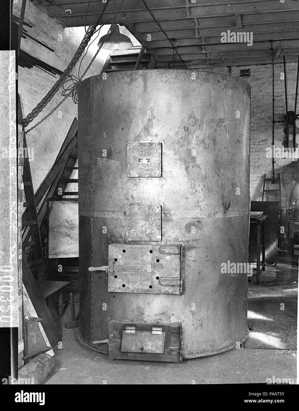 Artifact metal hi-res stock photography and images - Alamy