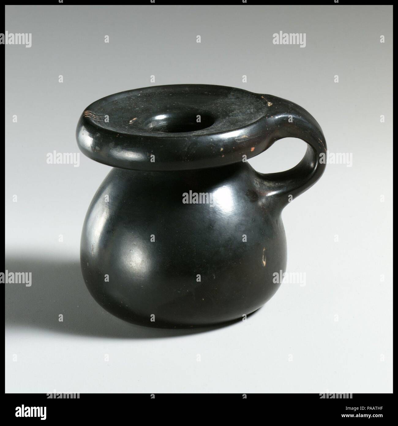 Greek 4th century bc pot hi-res stock photography and images - Alamy
