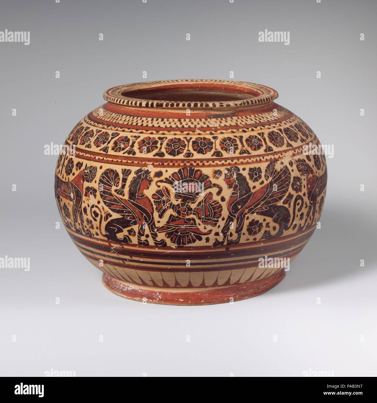 Terracotta pyxis hi-res stock photography and images - Alamy