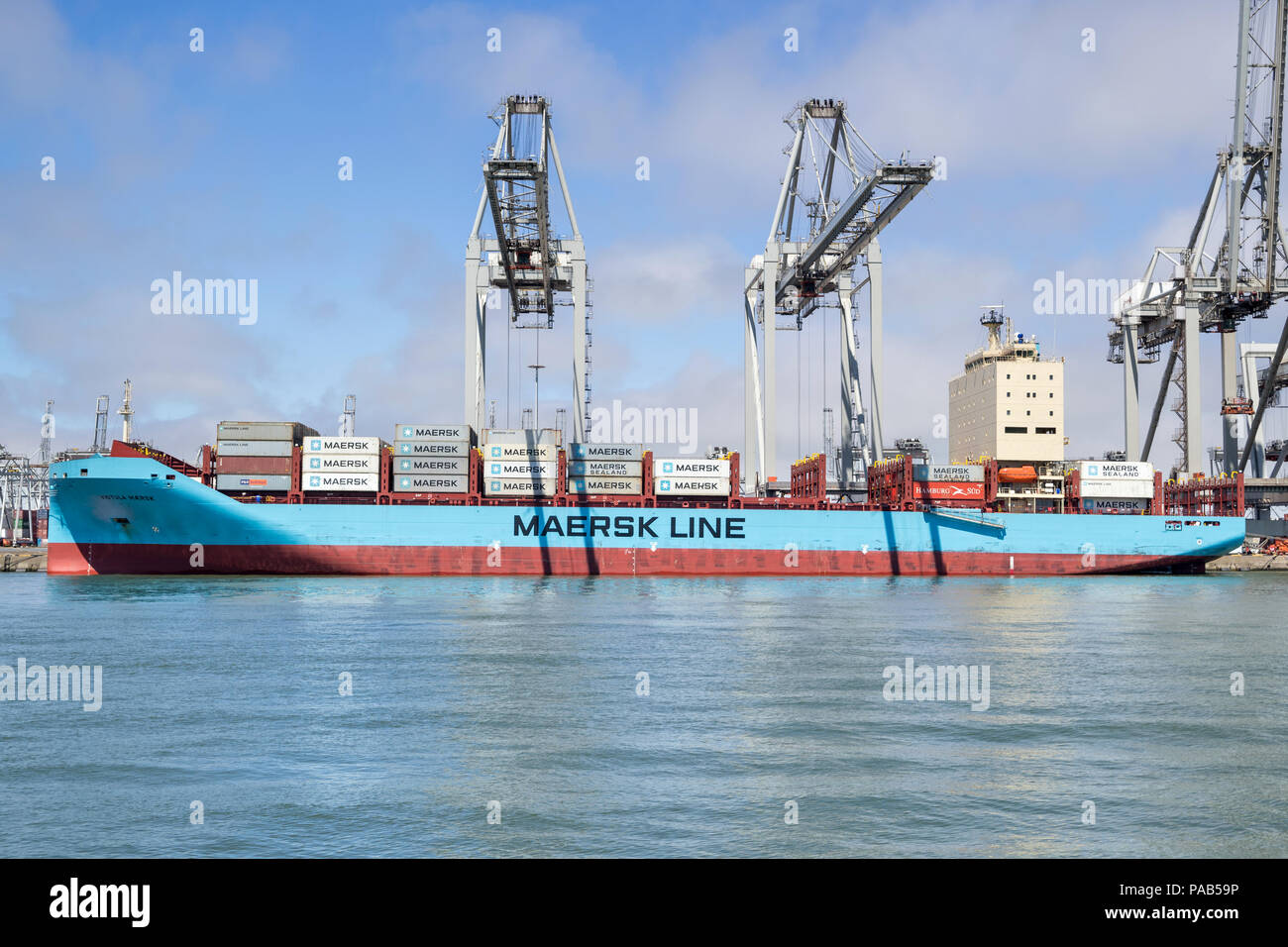 Container ship VISTULA MAERSK at ECT Delta terminal Rotterdam. Maersk ...