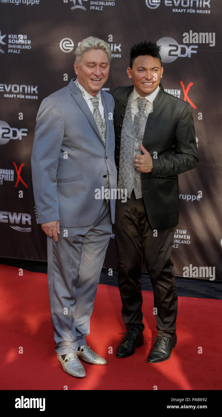 Reality tv stars hi-res stock photography and images - Alamy