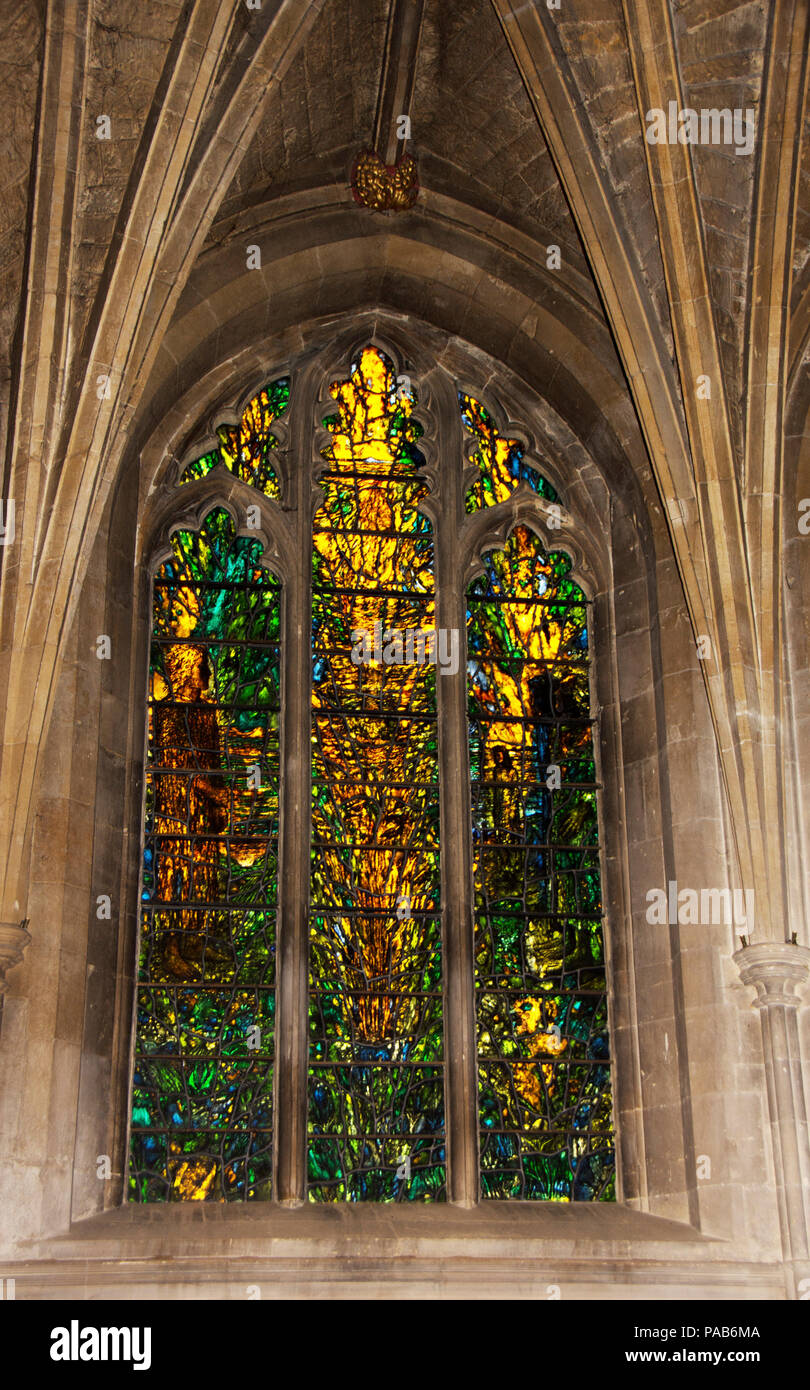 GLOUCESTERSHIRE; TEWKESBURY ABBEY; STAINED GLASS BY TOM DENNY 2002 ...