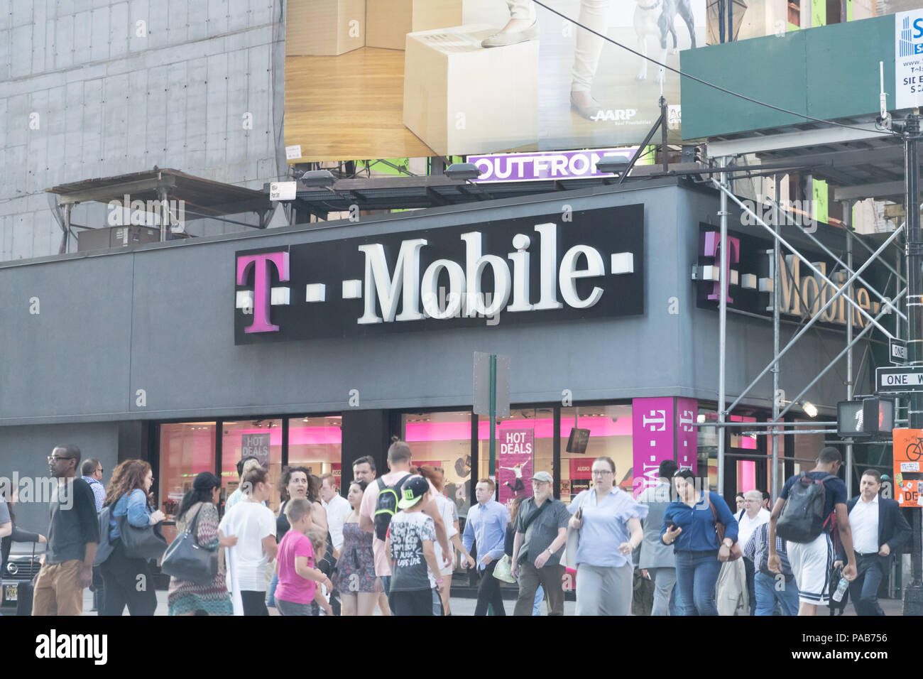 T mobile store hi-res stock photography and images - Alamy