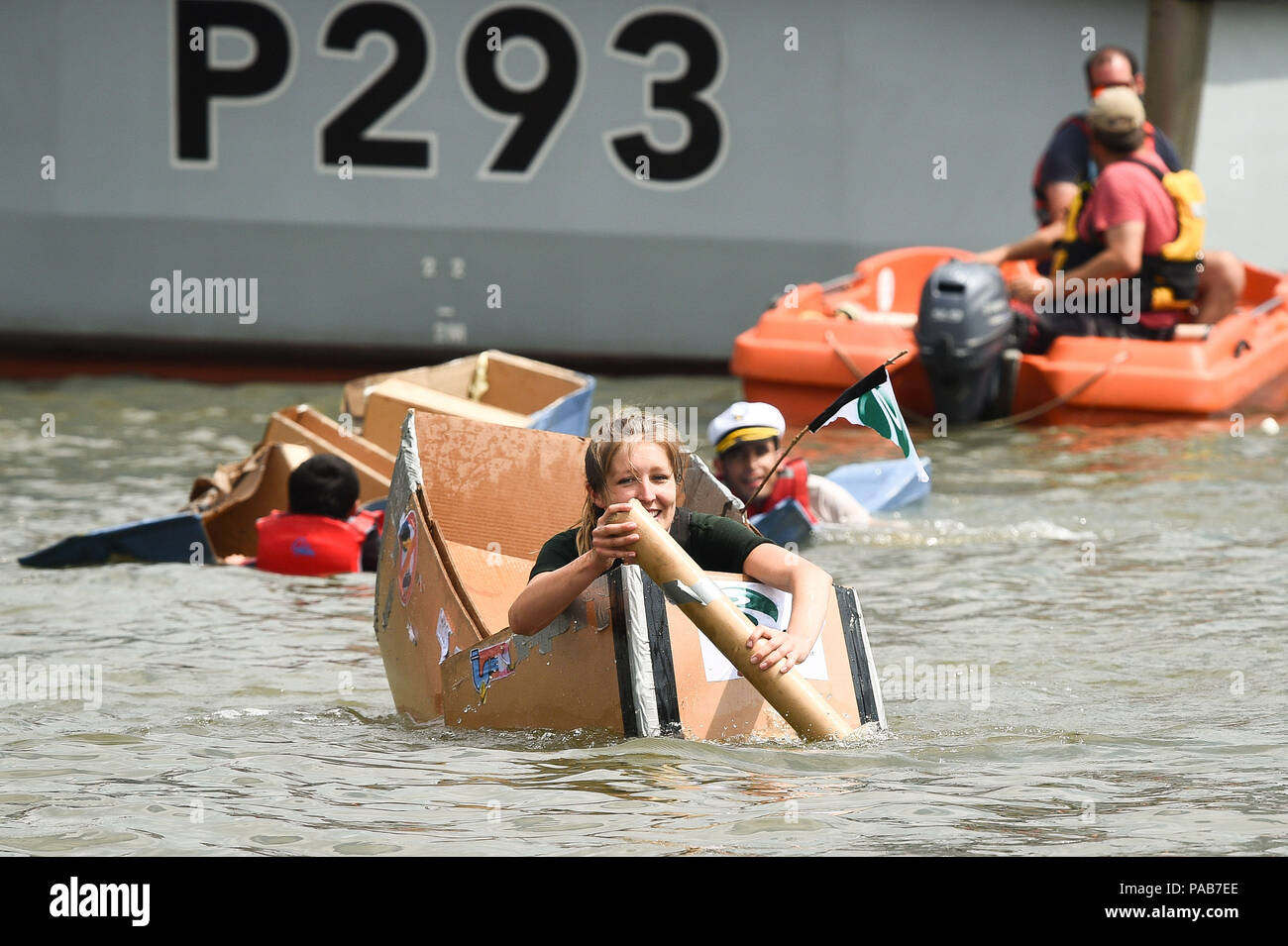 A woman slowly sinks hi-res stock photography and images - Alamy
