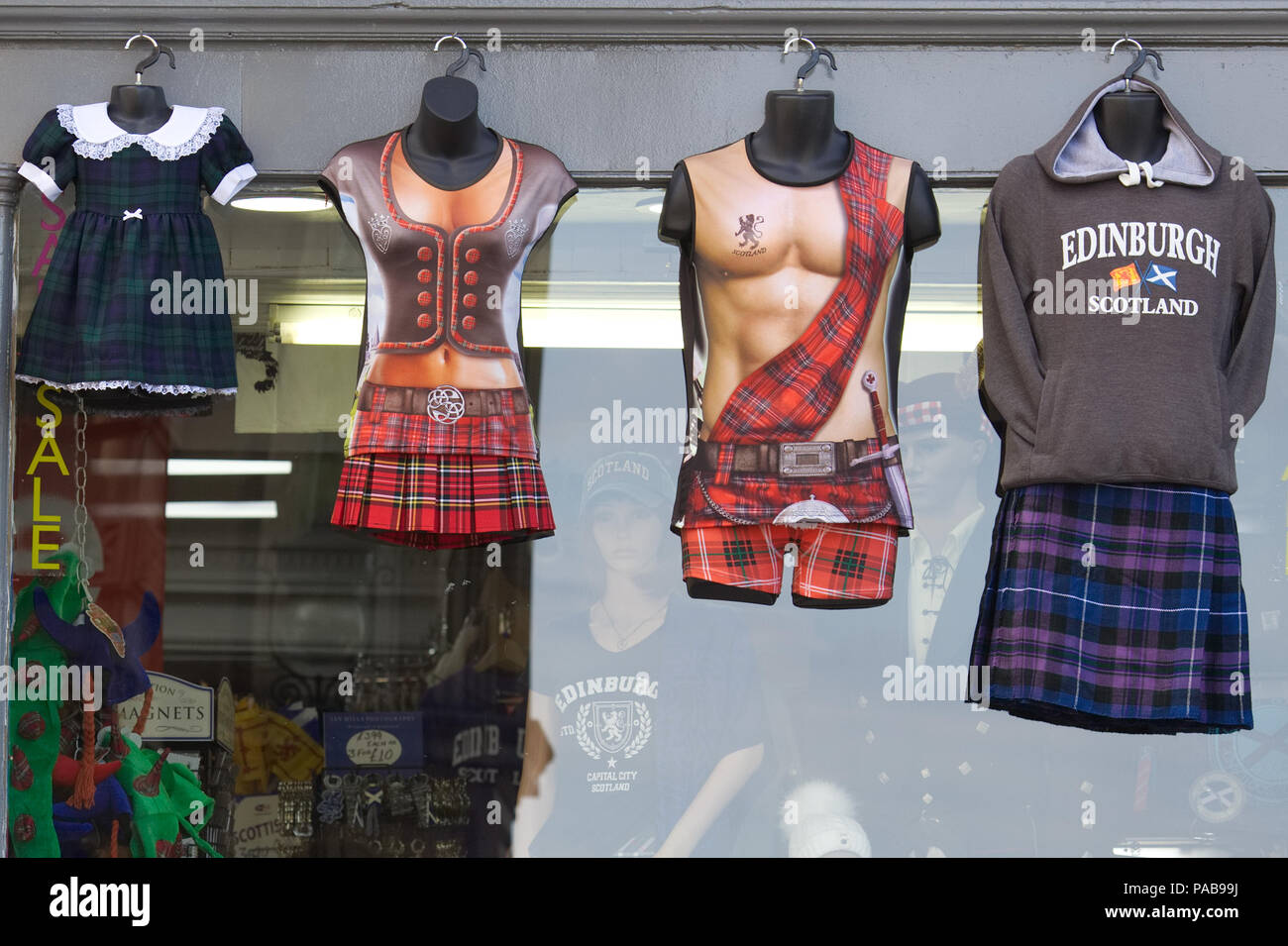 Tartan window display hi-res stock photography and images - Alamy