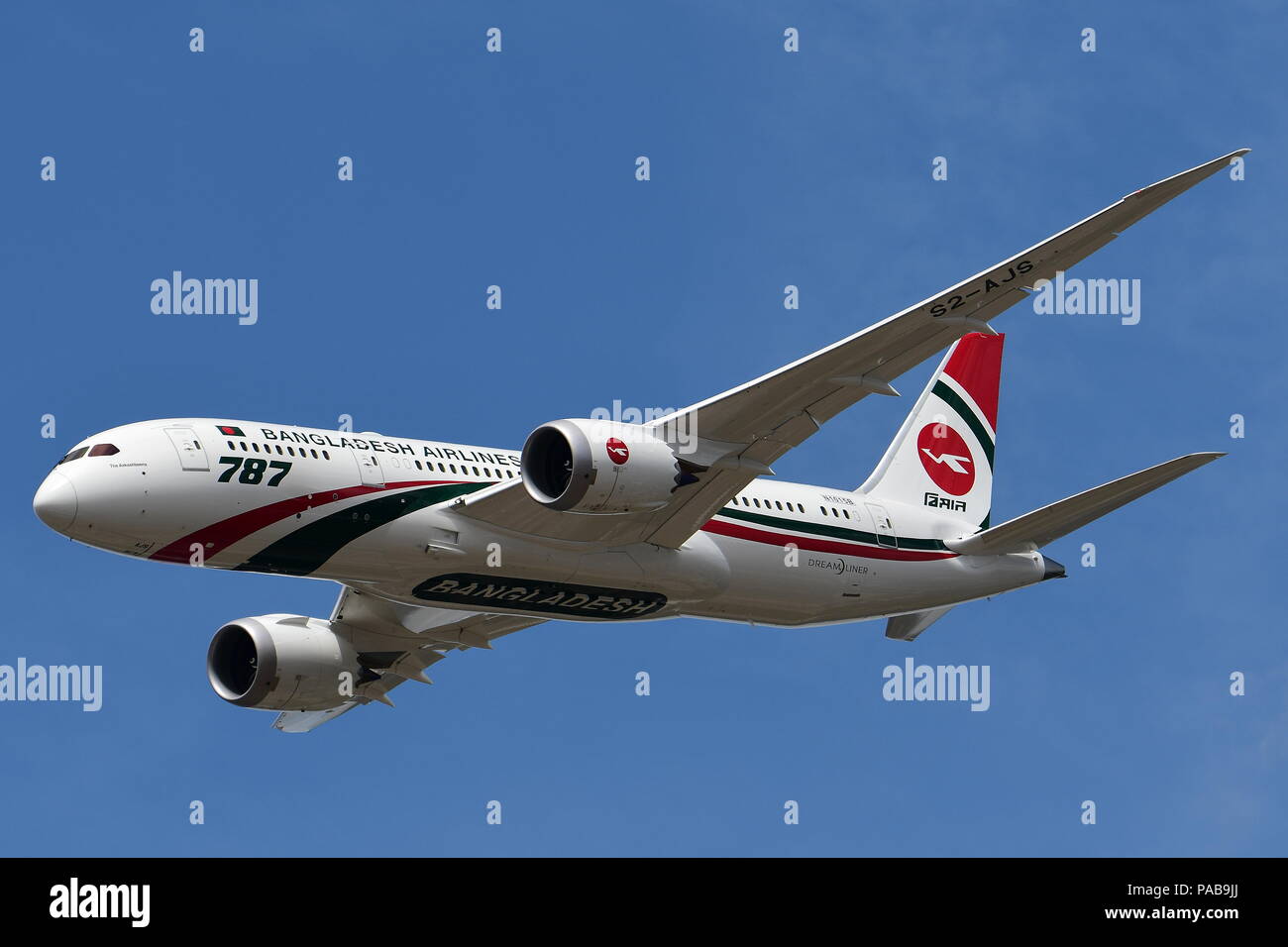BIMAN BANGLADESH AIRLINES BOEING 787-8 DREAMLINER S2-AJS Stock Photo ...