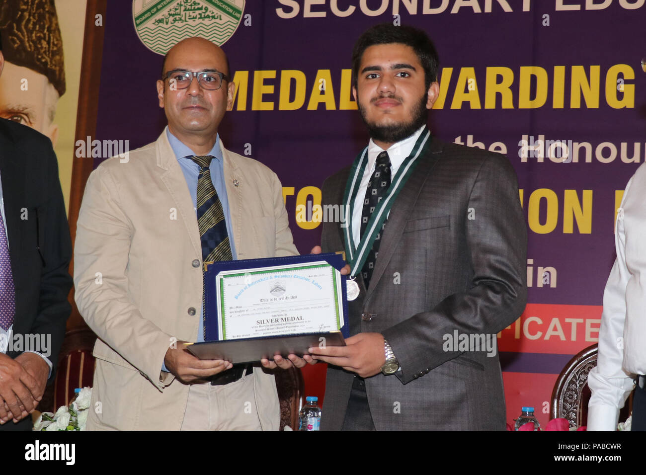 Lahore, Pakistan. 20th July, 2018. Pakistani top students and their ...