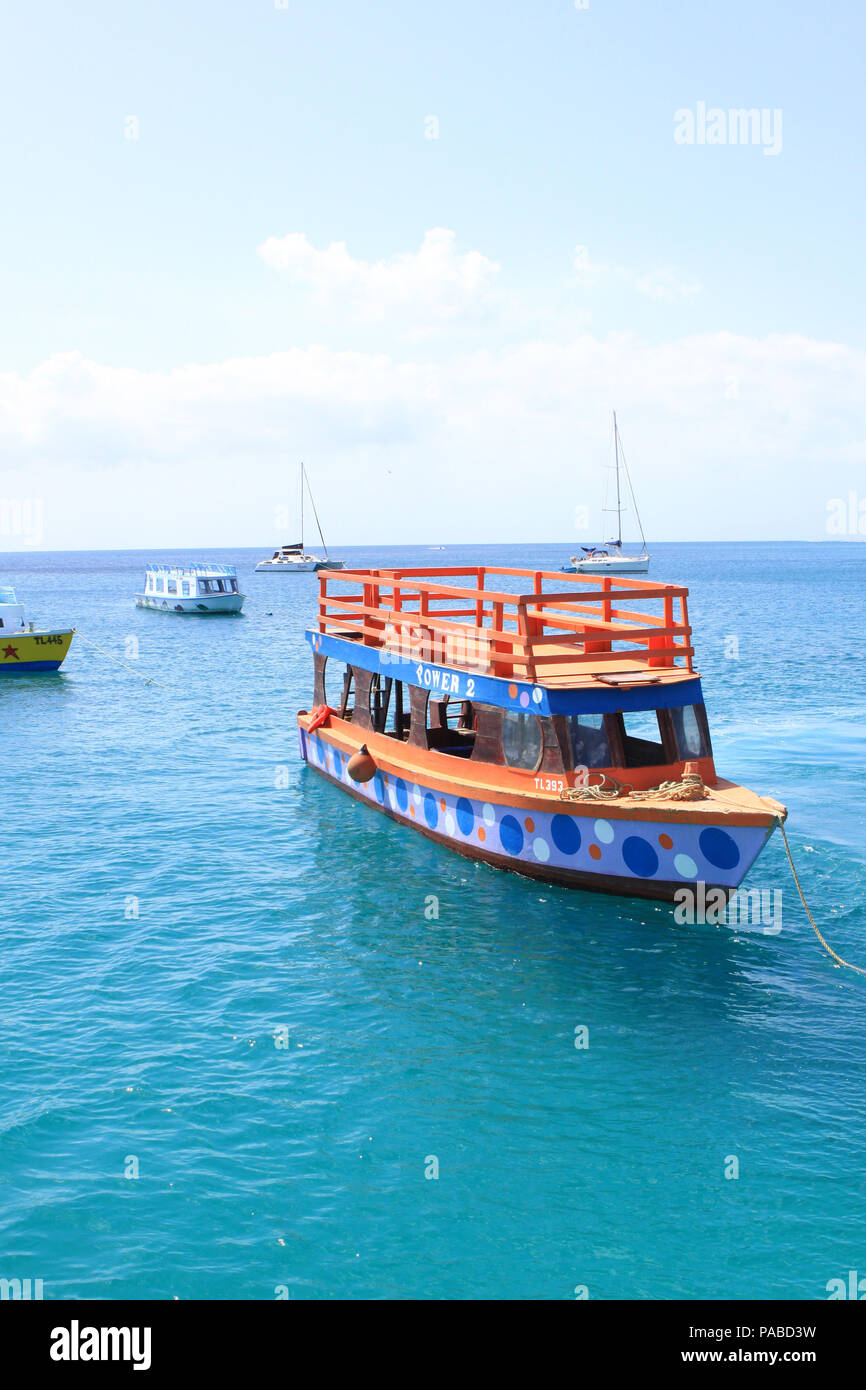 Tobago glass bottom boat hi-res stock photography and images - Alamy