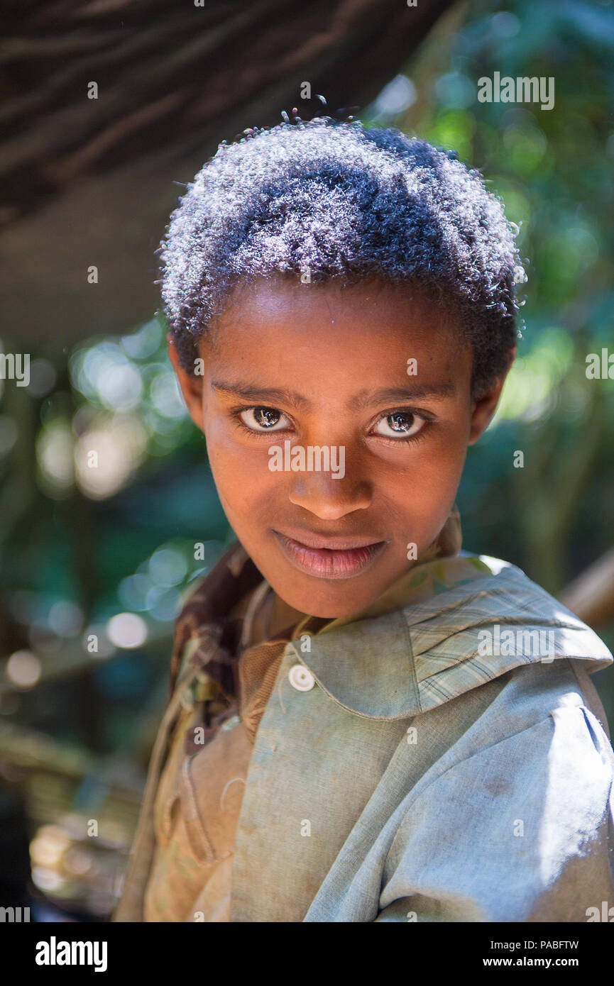 OMO VALLEY, ETHIOPIA - SEP 20, 2011: Unidentified Ethiopian serious ...