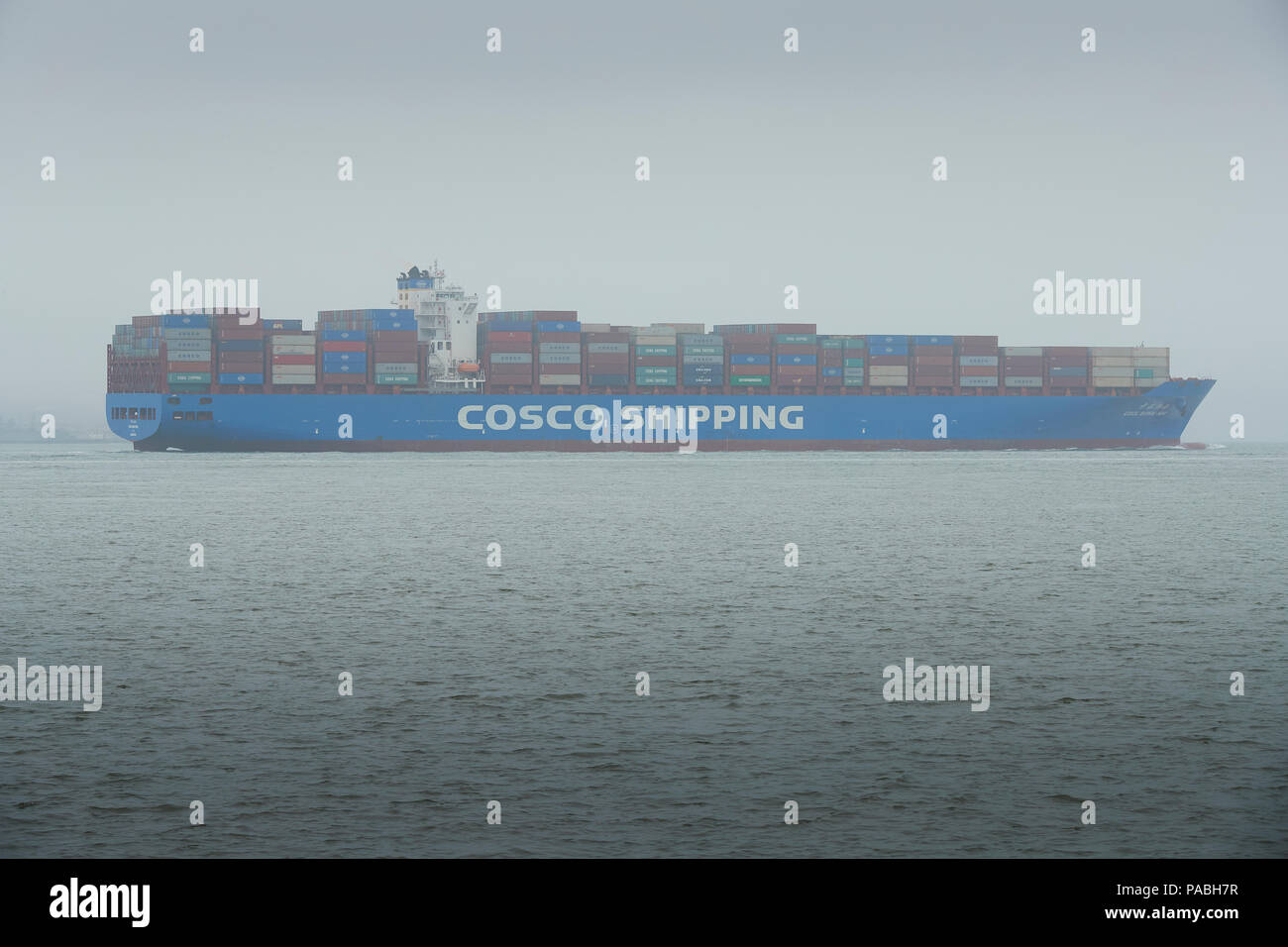 Cosco Shipping Container Stock Photos & Cosco Shipping Container Stock ...