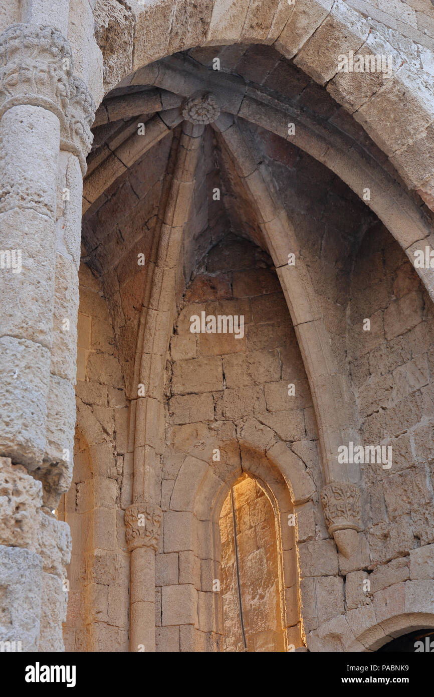 Medieval lady of the castle hi-res stock photography and images - Alamy