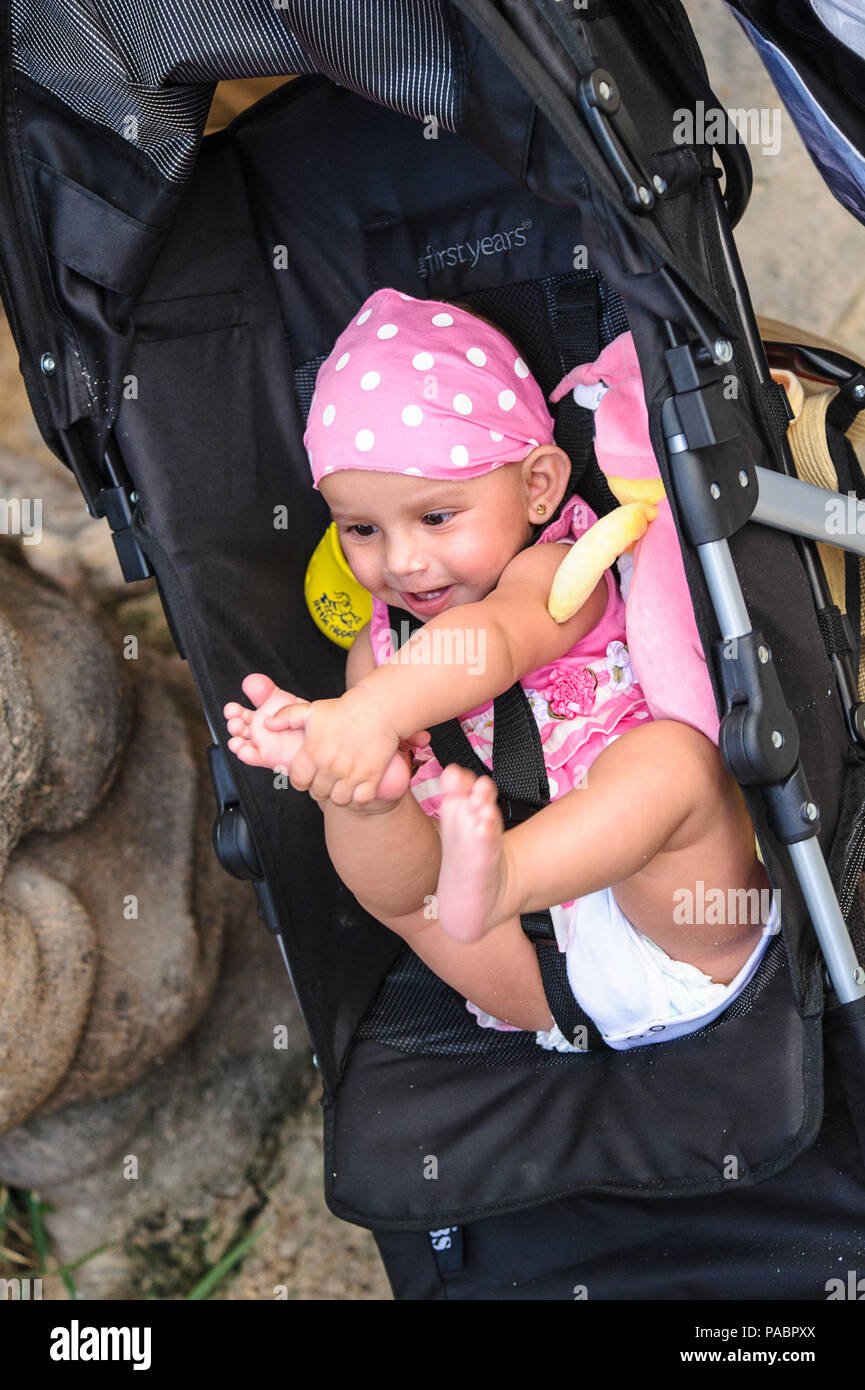 A mexican american migrant girl hi-res stock photography and images - Alamy