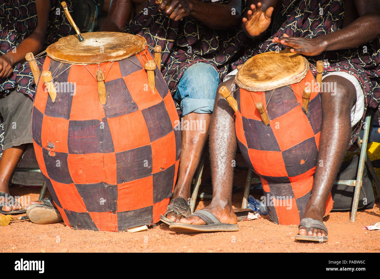 African drums sand hi-res stock photography and images - Alamy