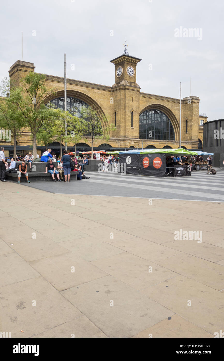 Kings cross station food market london hi-res stock photography and ...