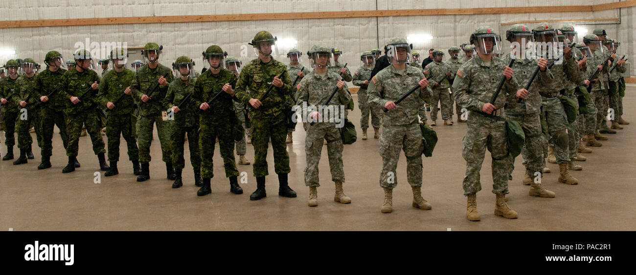 Soldiers of the 211th Military Police Battalion, Massachusetts National ...