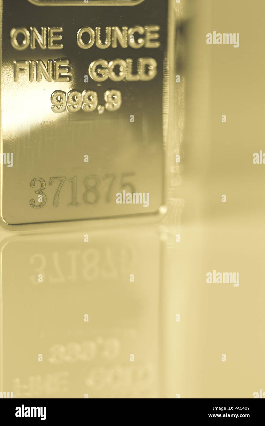 Gold lingot hi-res stock photography and images - Alamy
