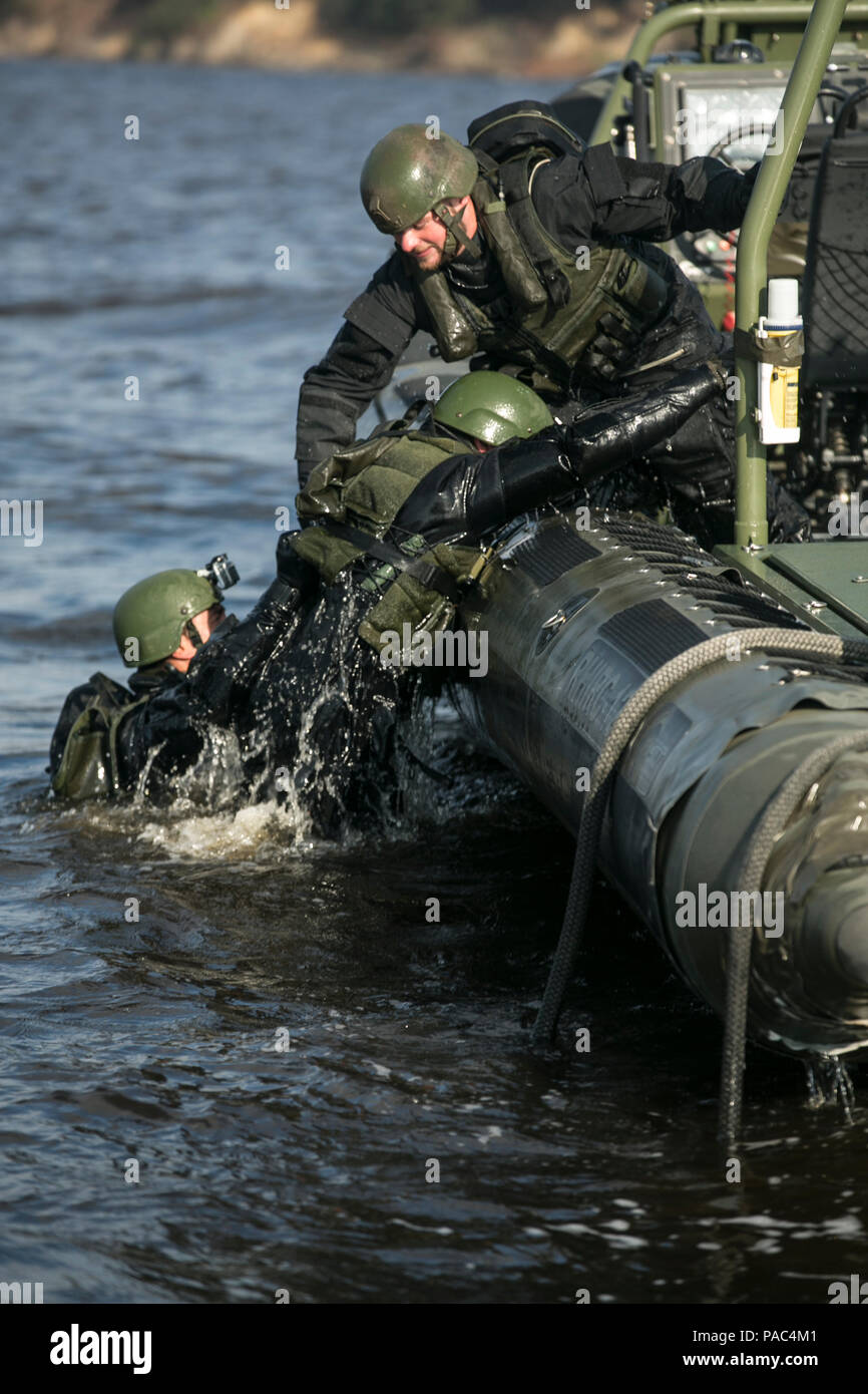 Maritime interception operation exercise hi-res stock photography and ...